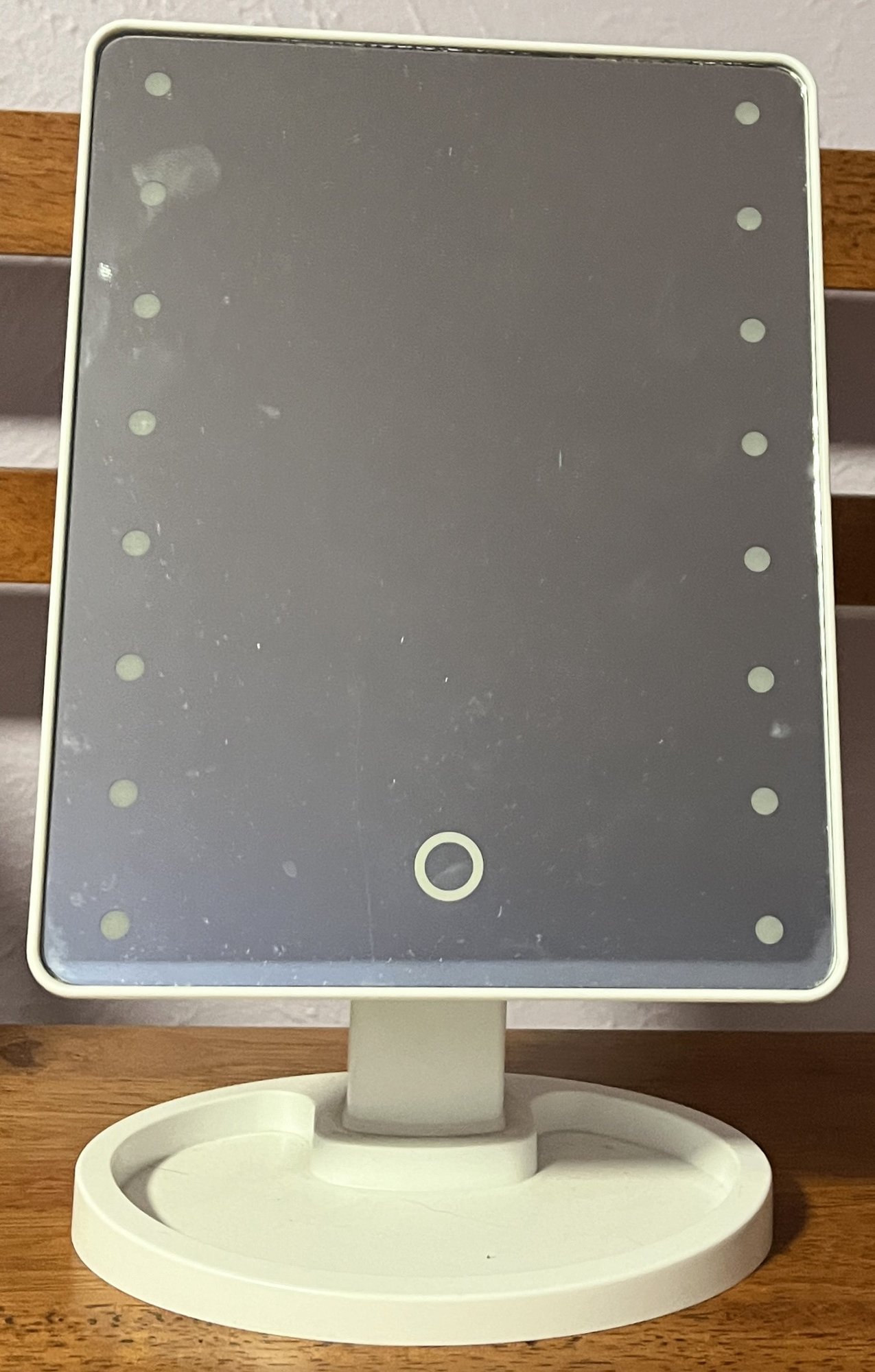 Battery Operated Lighted Mirror #30199 | Auctionninja.com