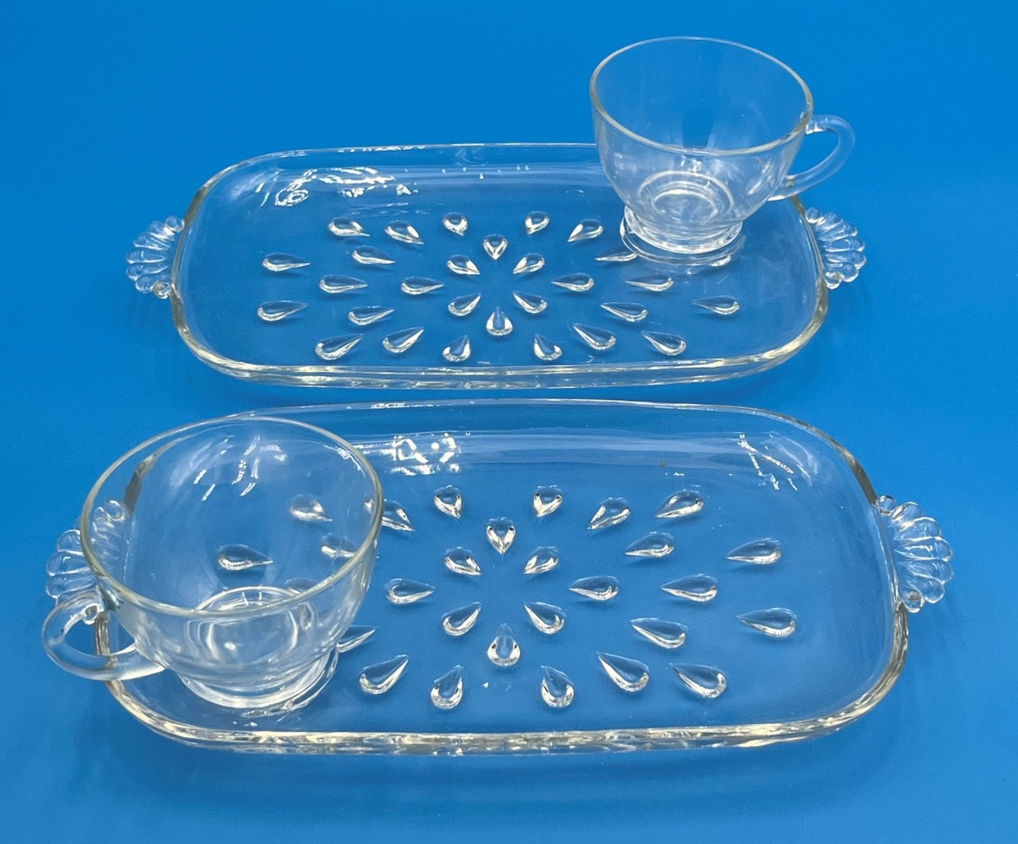 2 Hazel Atlas Tear Drop Snack Plates With Cups (VG28) #9600 ...