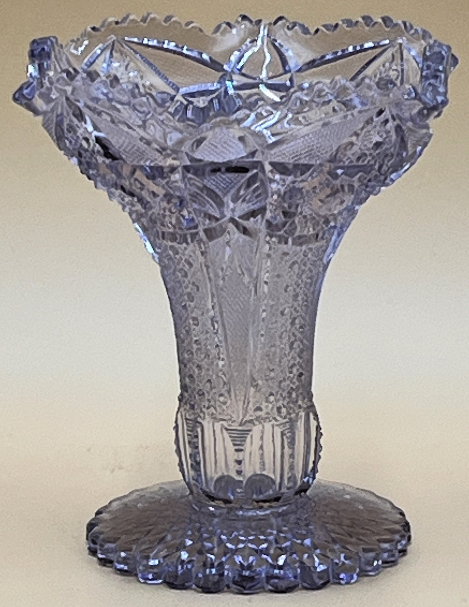 Vintage Fostoria Glass Co Vase - (D13) #30511 | Auctionninja.com