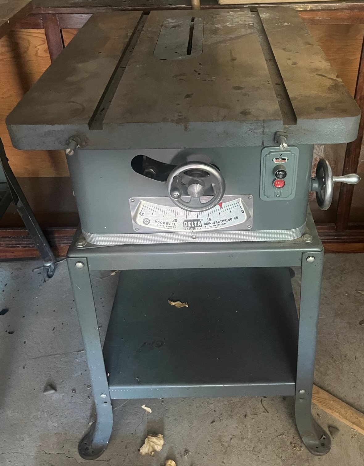 Vintage DELTA Rockwell Table Saw #7058 | Auctionninja.com