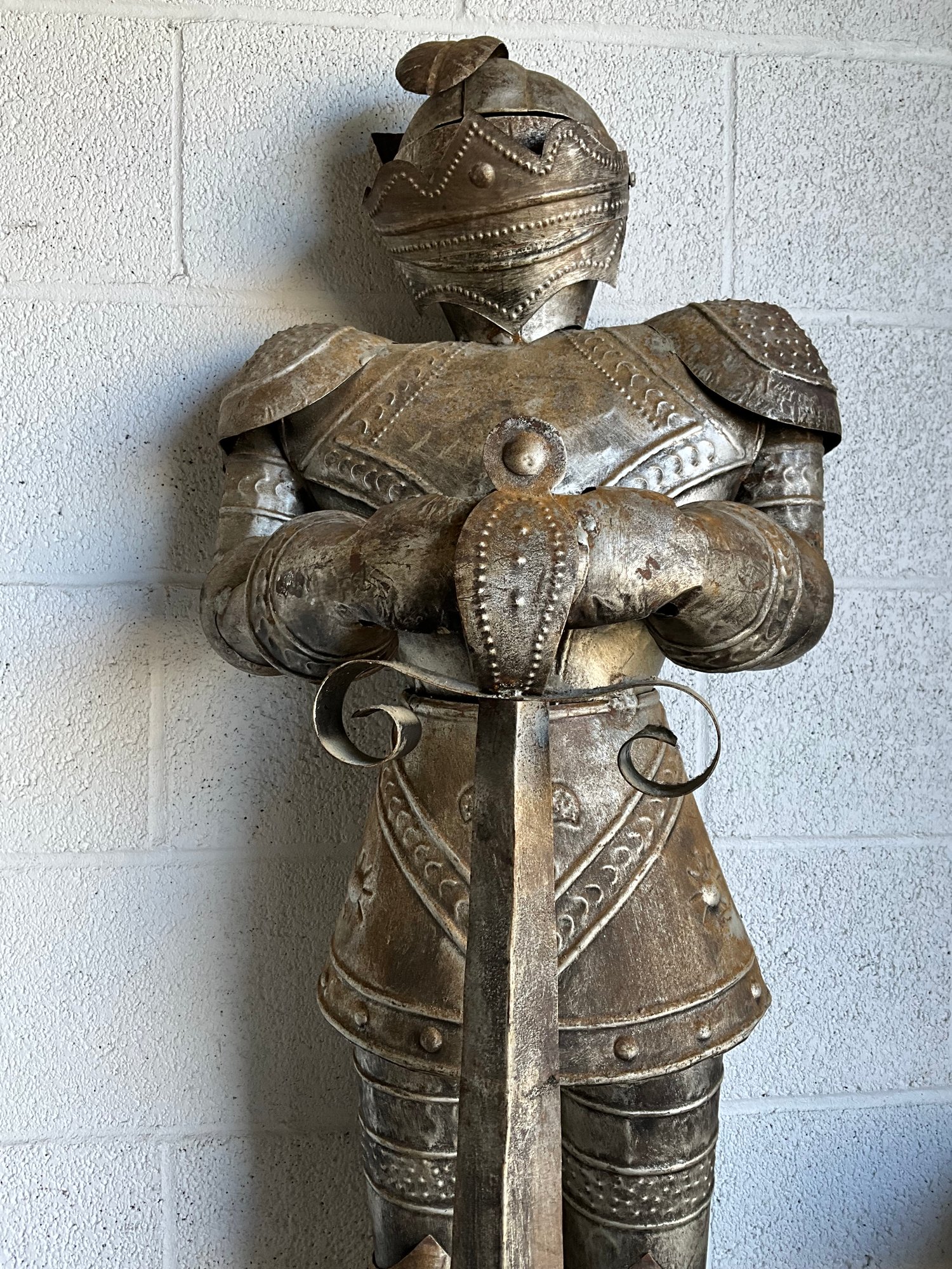 Decorative Knight In Shining Armor #33647 | Auctionninja.com