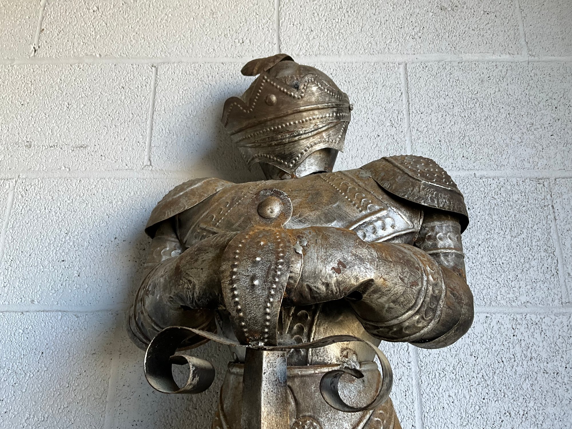 Decorative Knight In Shining Armor #33647 | Auctionninja.com