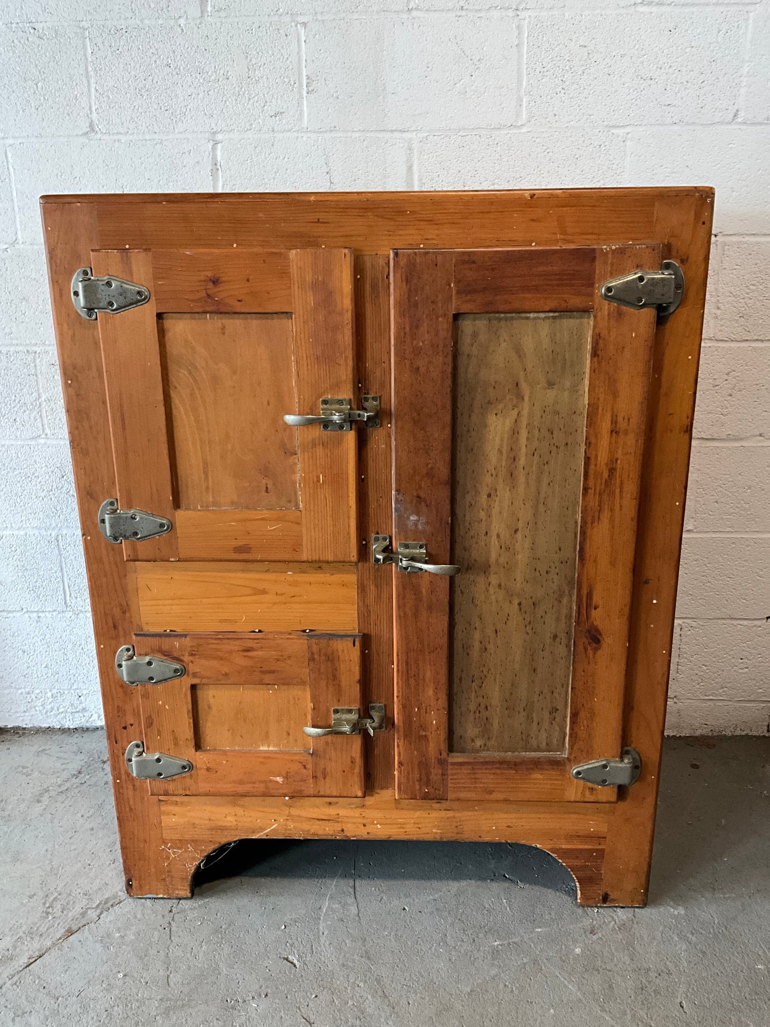 Antique Ice Box #34809 | Auctionninja.com