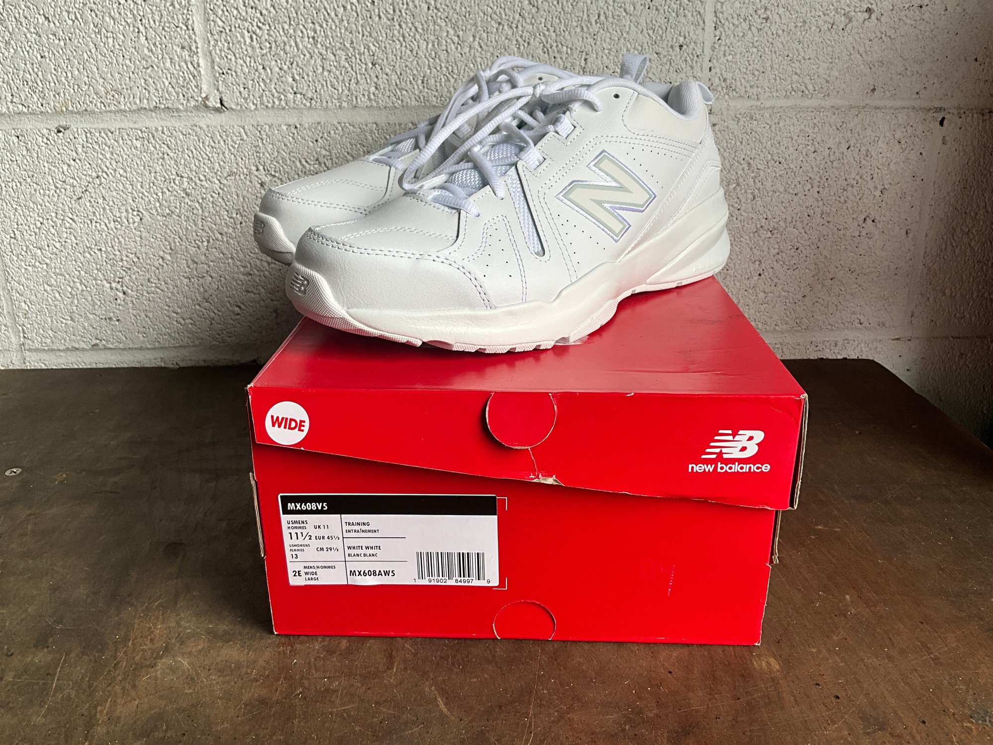 Mens New Balance Sneakers - 11 1/2 #35253 | Auctionninja.com