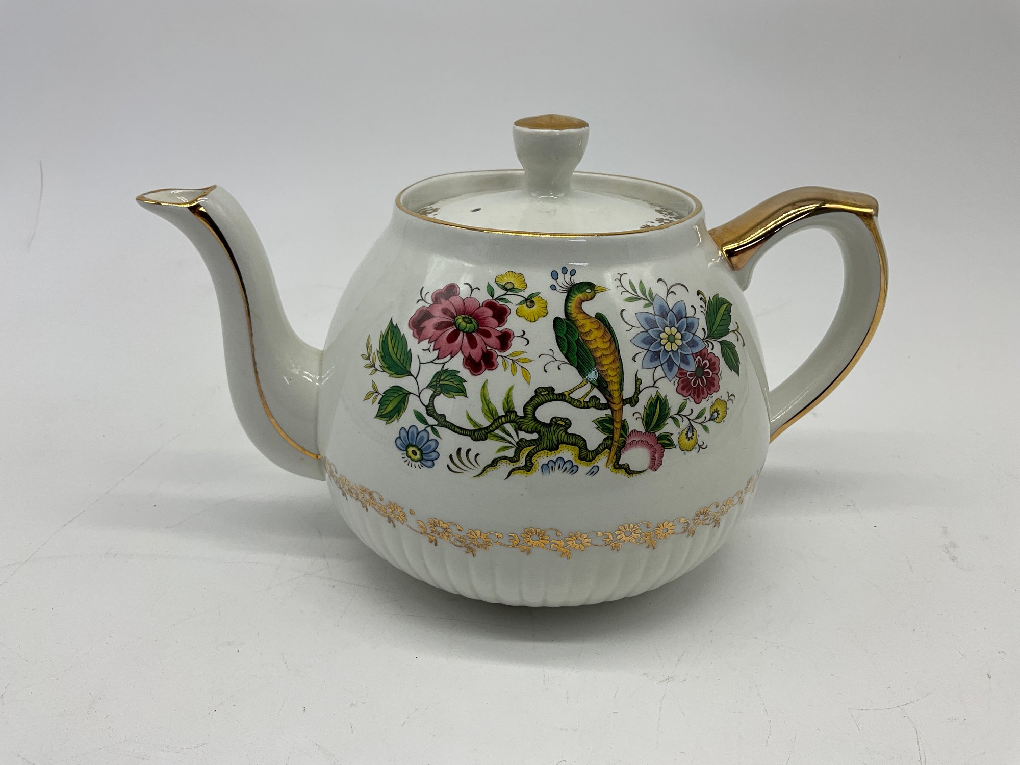 Ellgreave Genuine Ironstone Teapot #28555 | Auctionninja.com