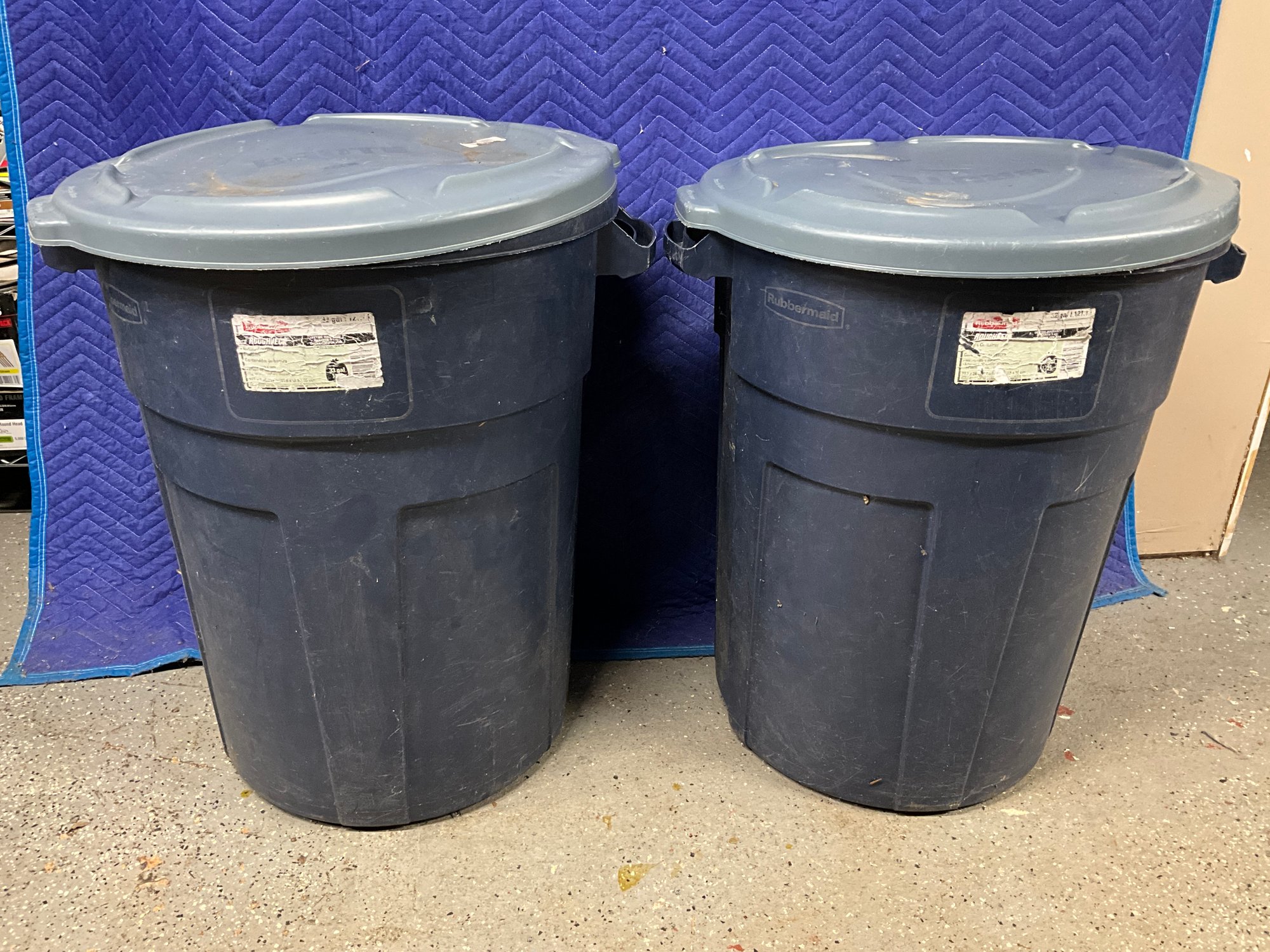 Rubbermaid Garbage Cans #28761 | Auctionninja.com