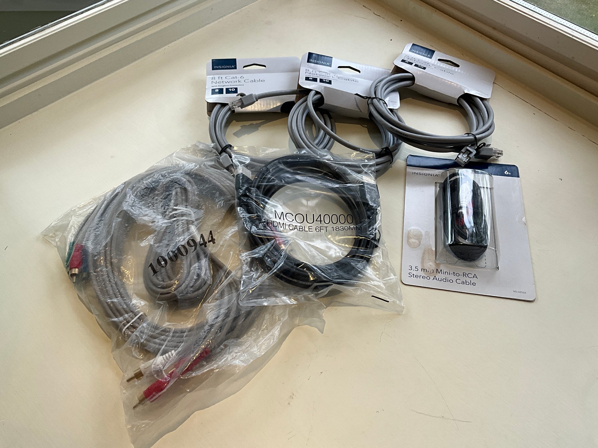 Grouping Of Audio And Network Cables #29670 | Auctionninja.com