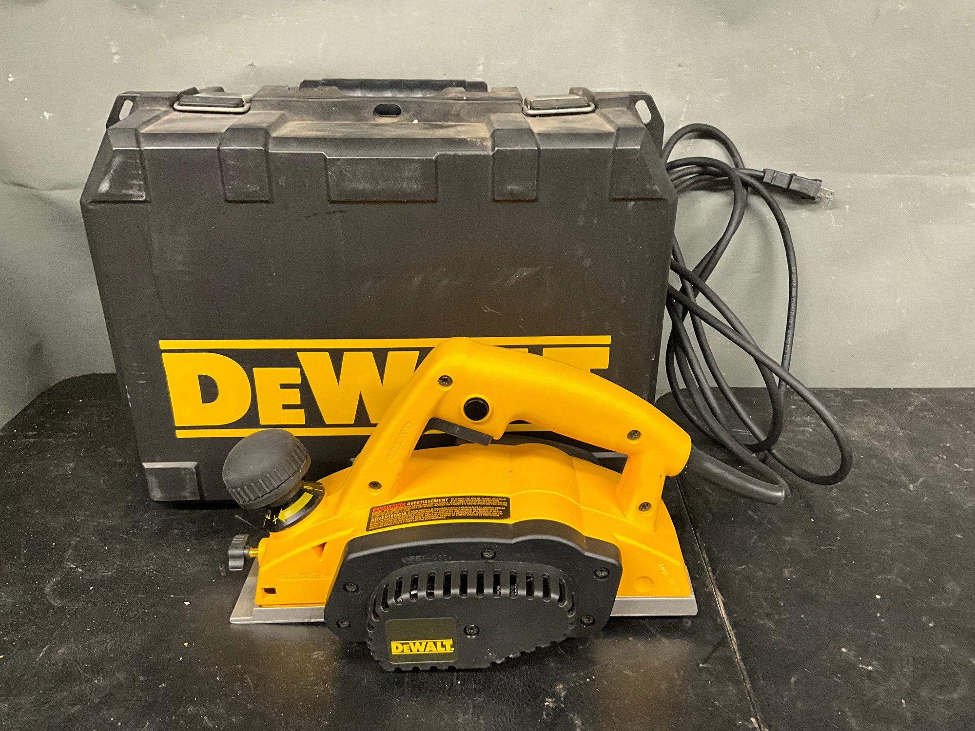 DeWalt Planer - Model No. DW680 #32065 | Auctionninja.com