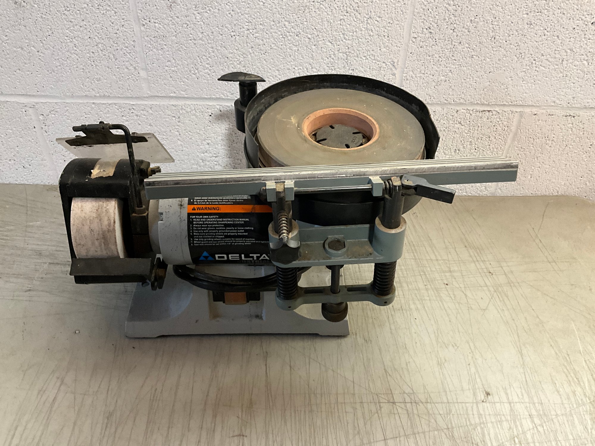 Delta Sharpening Center Model 23-710 #33283 | Auctionninja.com