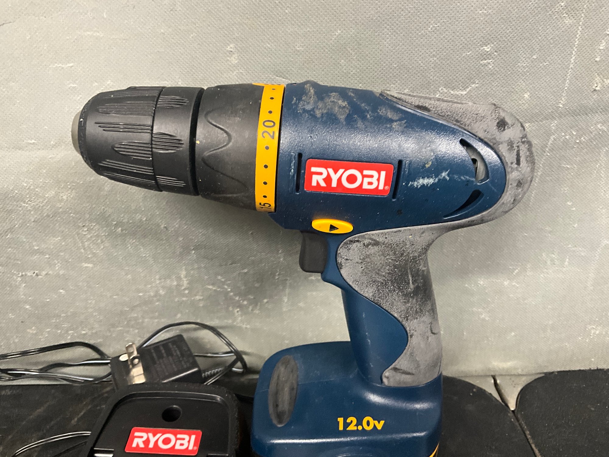 Ryobi Driver, Battery And Charger #33456 | Auctionninja.com