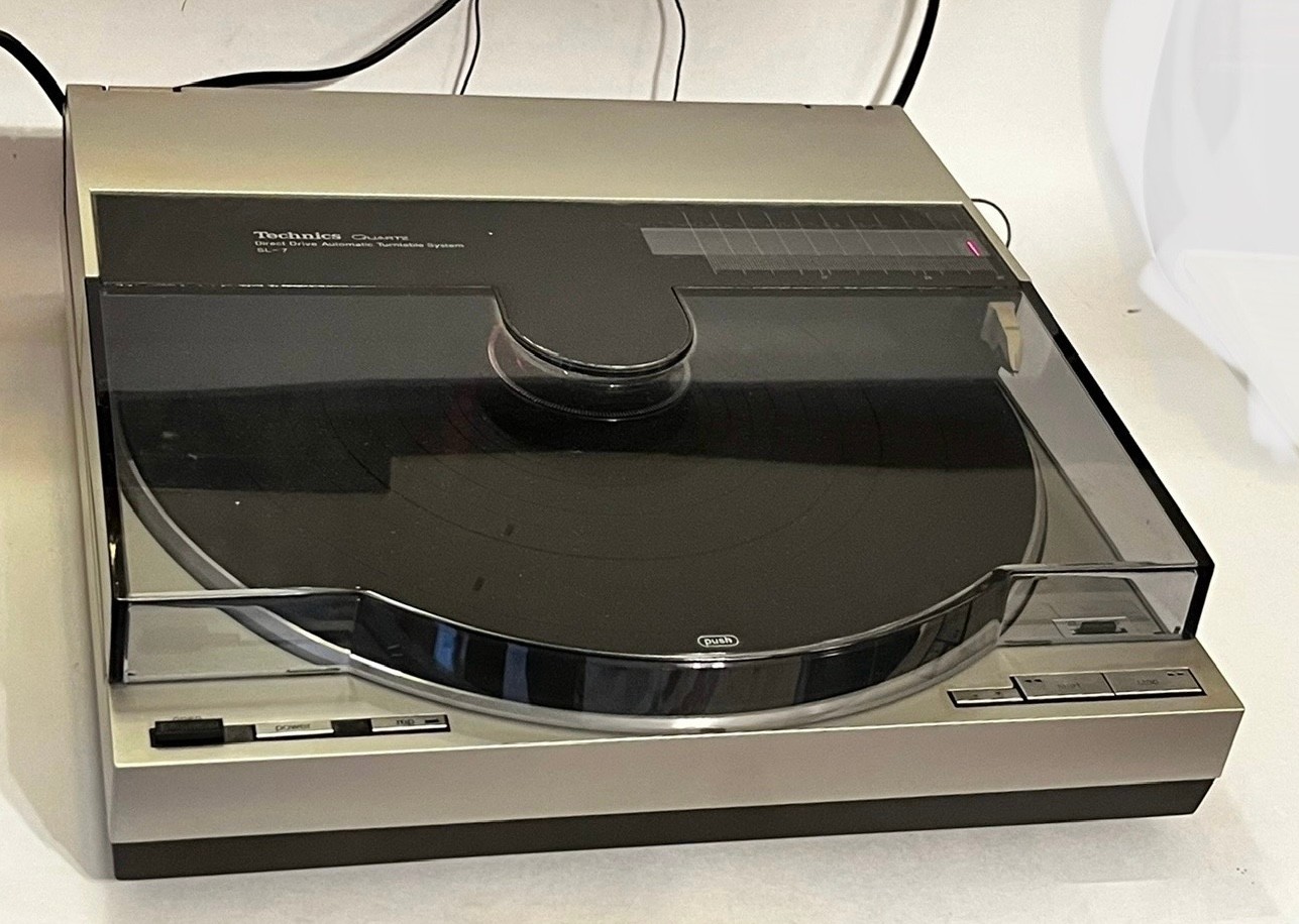 Technics SL-7 Turn Table #10232 | Auctionninja.com