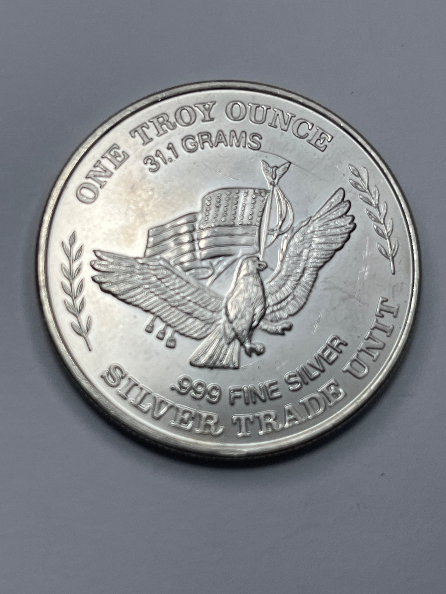 1981 One Troy Ounce Silver Trade Unit #5175 | Auctionninja.com