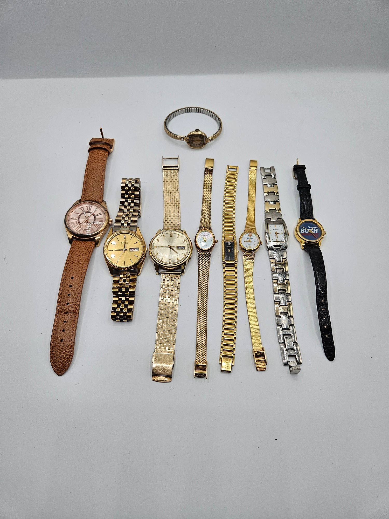 Lot Of 9 Men's And Women's Watches - Variety #2325 | Auctionninja.com