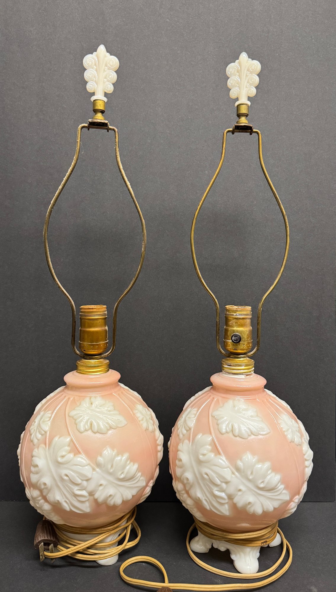 Aladdin Lamps With Matching Original Tops #1396 | Auctionninja.com