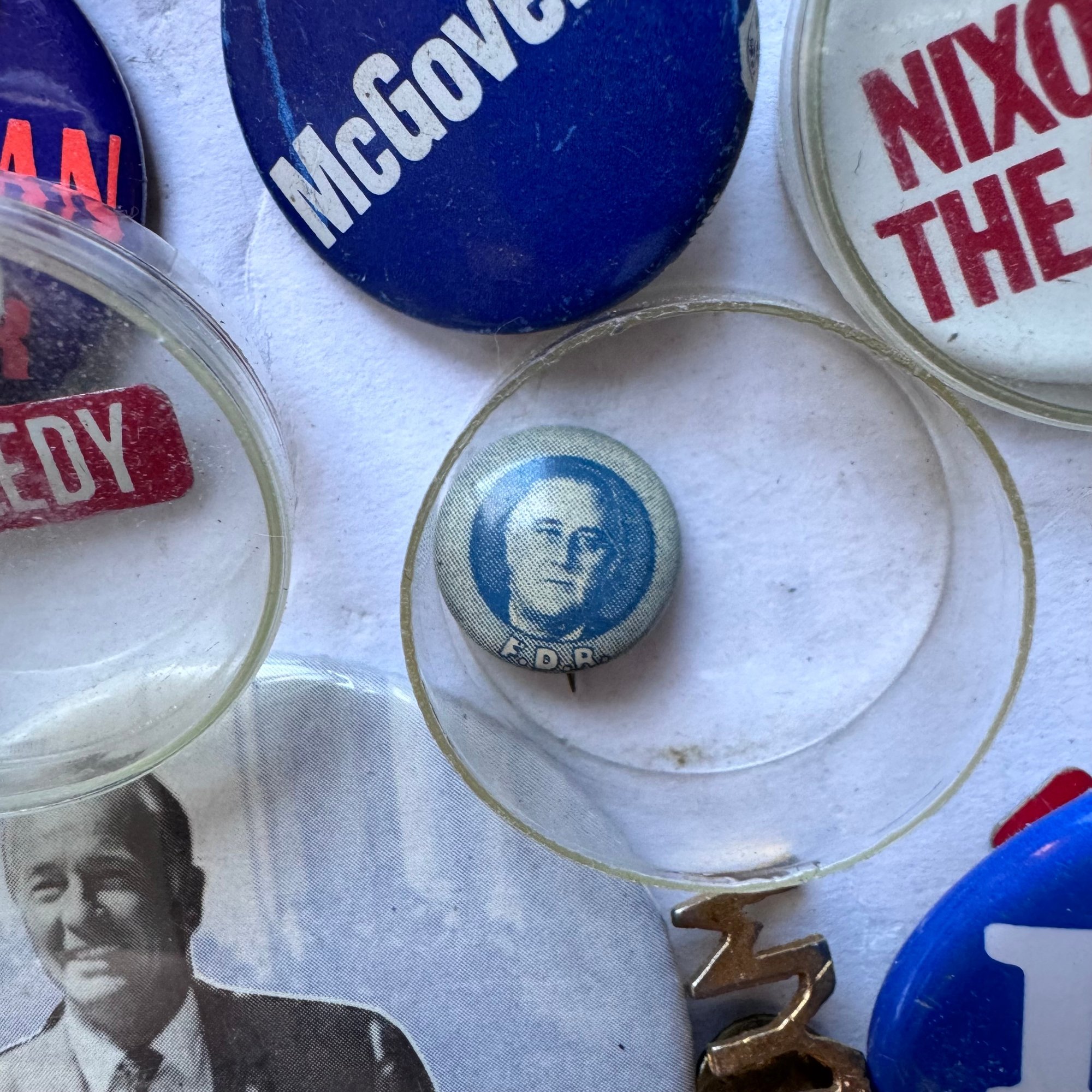 Vtg Political Buttons - Nixon, FDR, Ike, McGovern And More #3497 ...