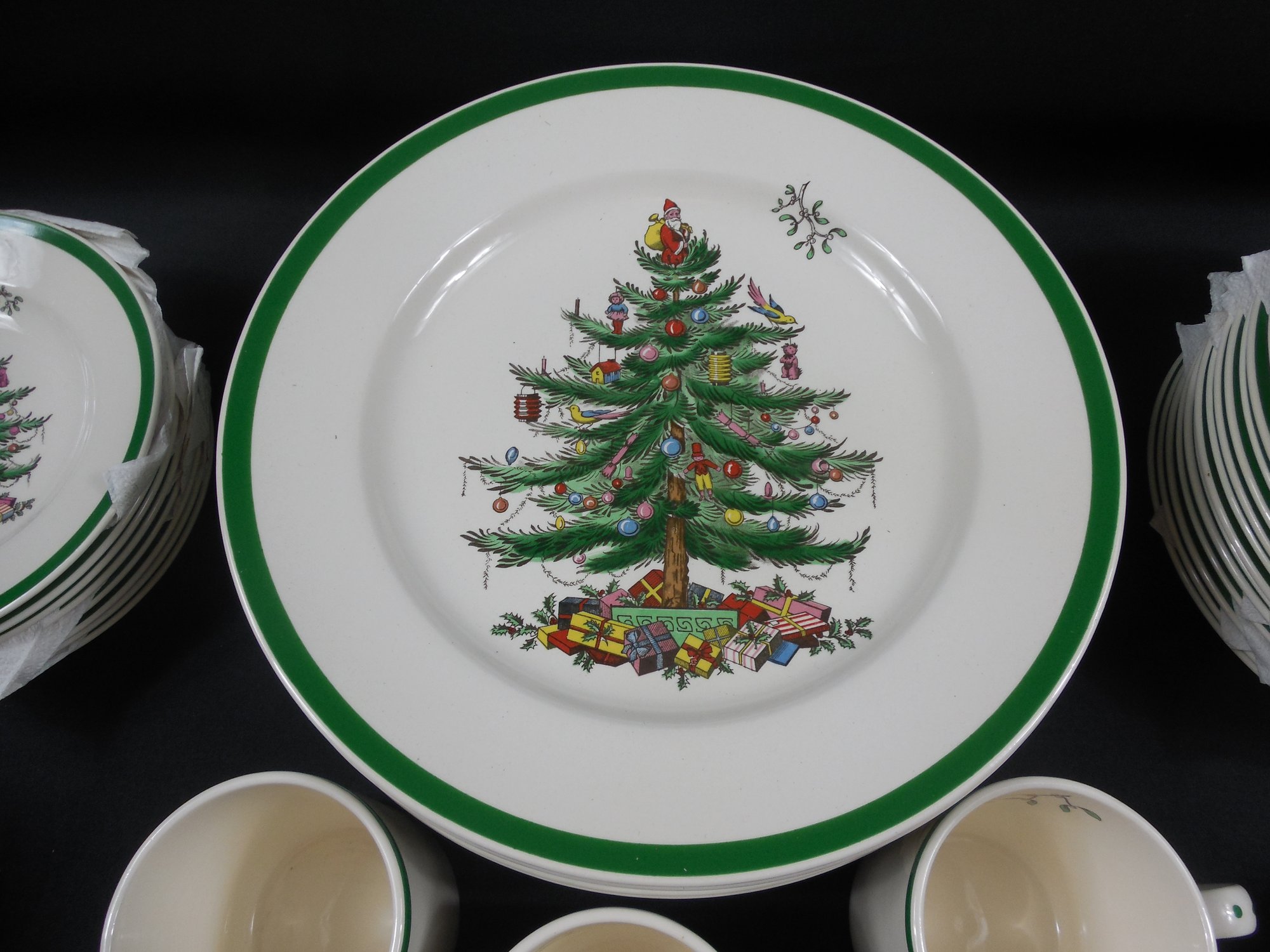 Very Large Lot Of Spode Christmas Tree Dinnerware #4715 | Auctionninja.com