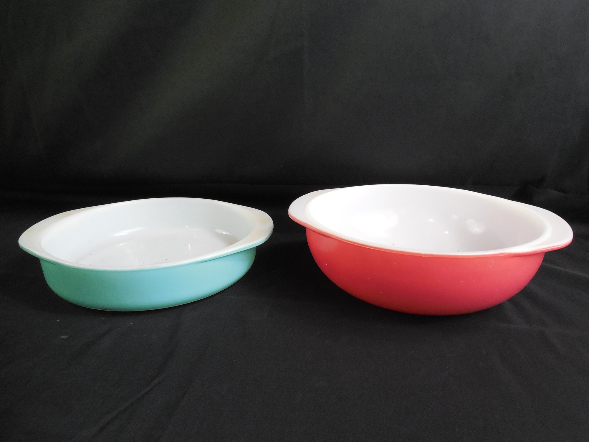 Large Lot Of Pyrex Including Amish Butterprint & Lace Medallion ...