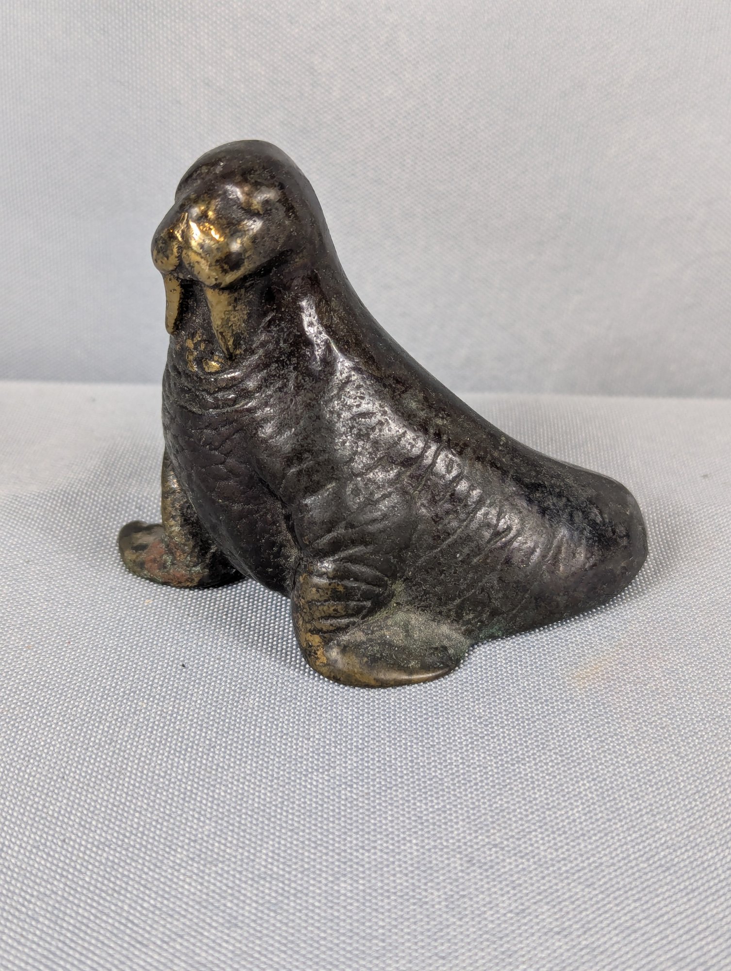 Small Signed Bronze By Scott Nelles Of A Walrus #7971 | Auctionninja.com