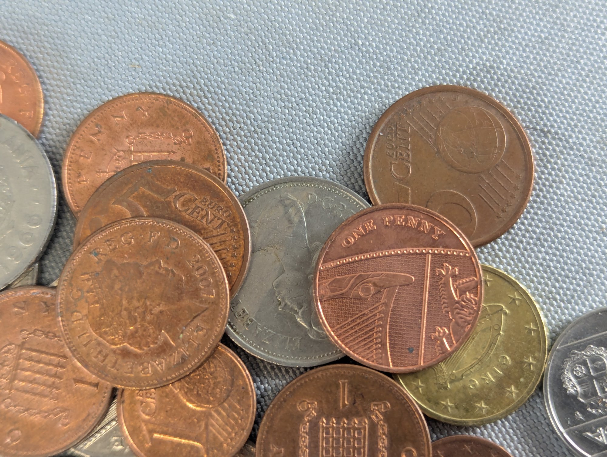 Large Lot Of Foreign Coins #9393 | Auctionninja.com