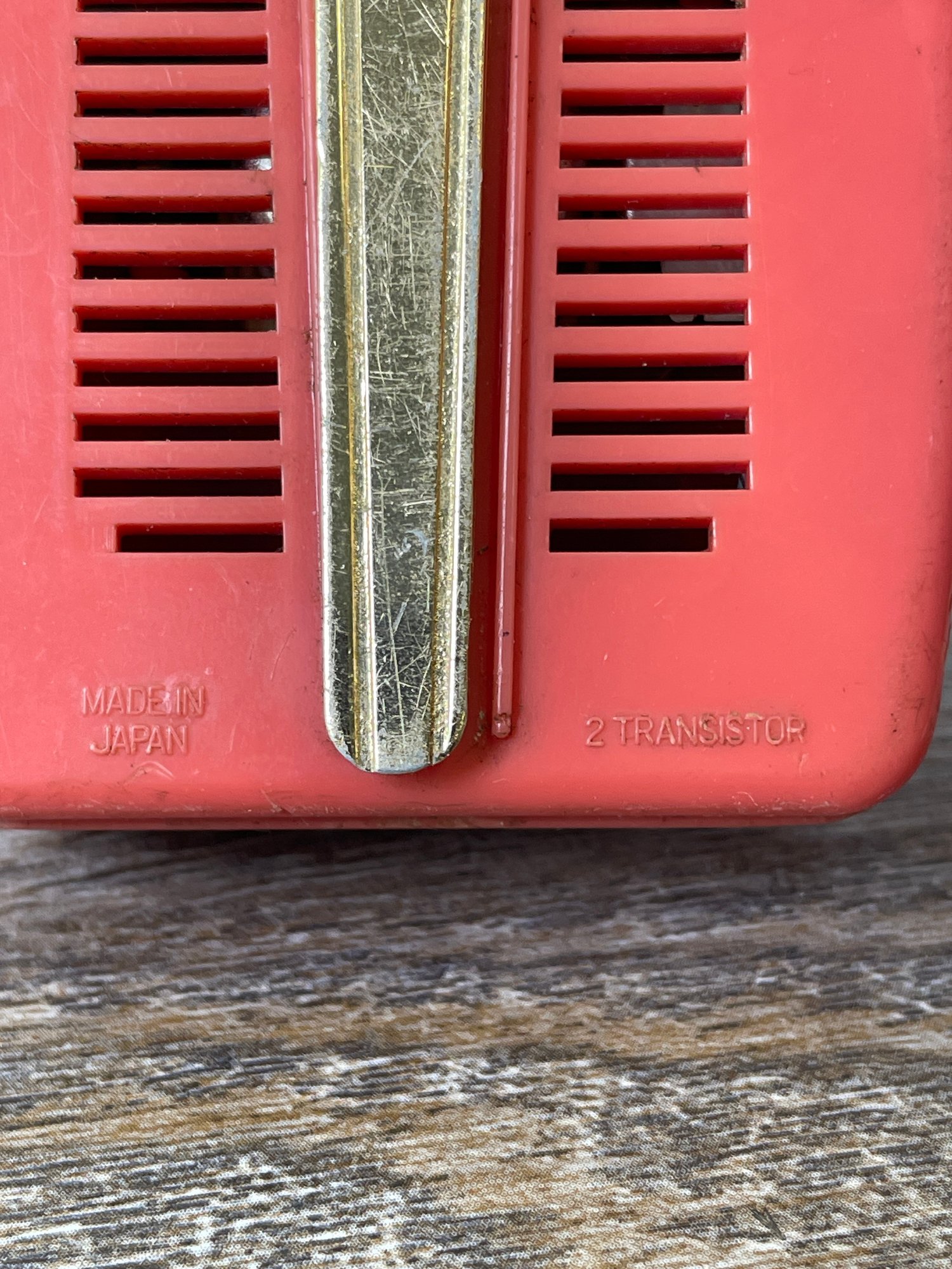 Vintage Red Realtone 16 (or TR-16) All-transistor Radio #166605 ...