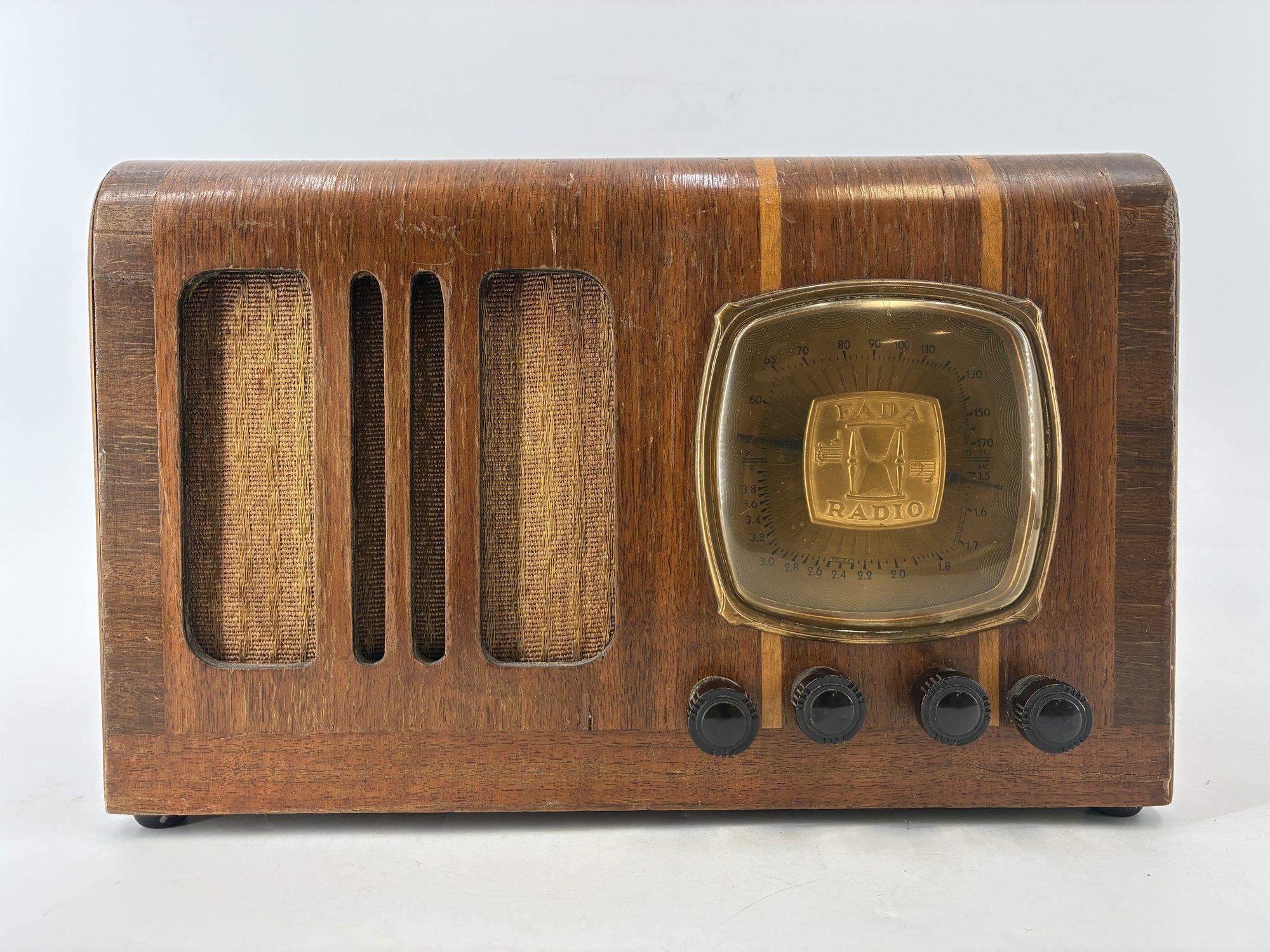 Vintage FADA Radio Model 351K World-Wide #138919 | Auctionninja.com