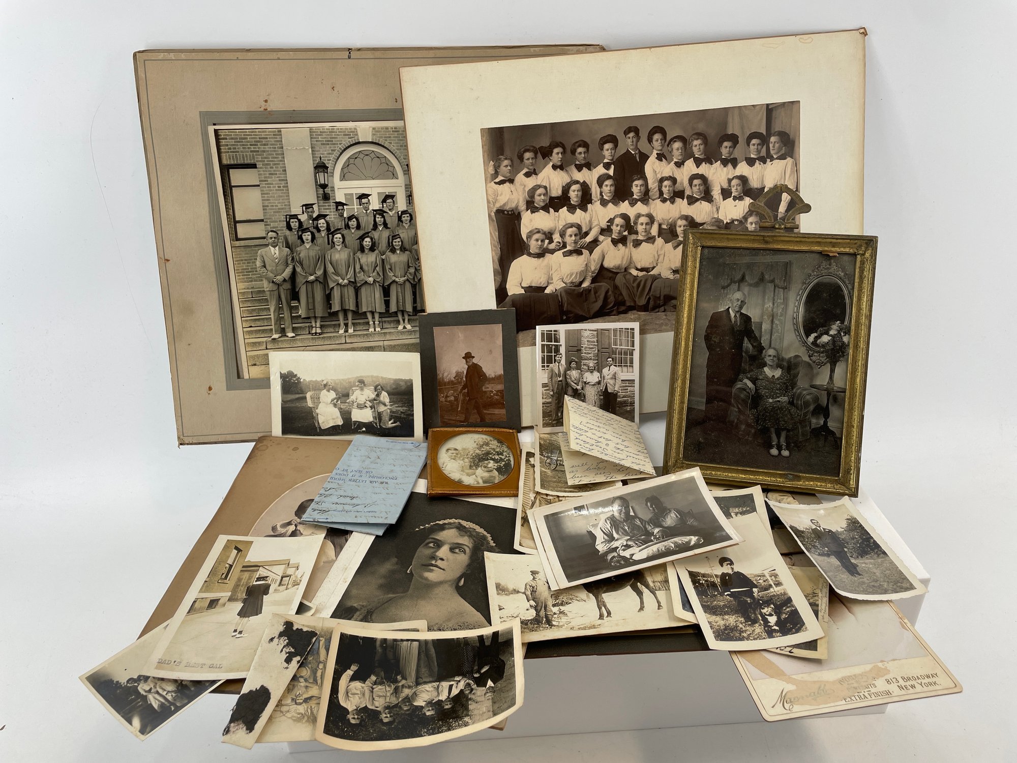 Vintage Photograph Collection #154159 | Auctionninja.com