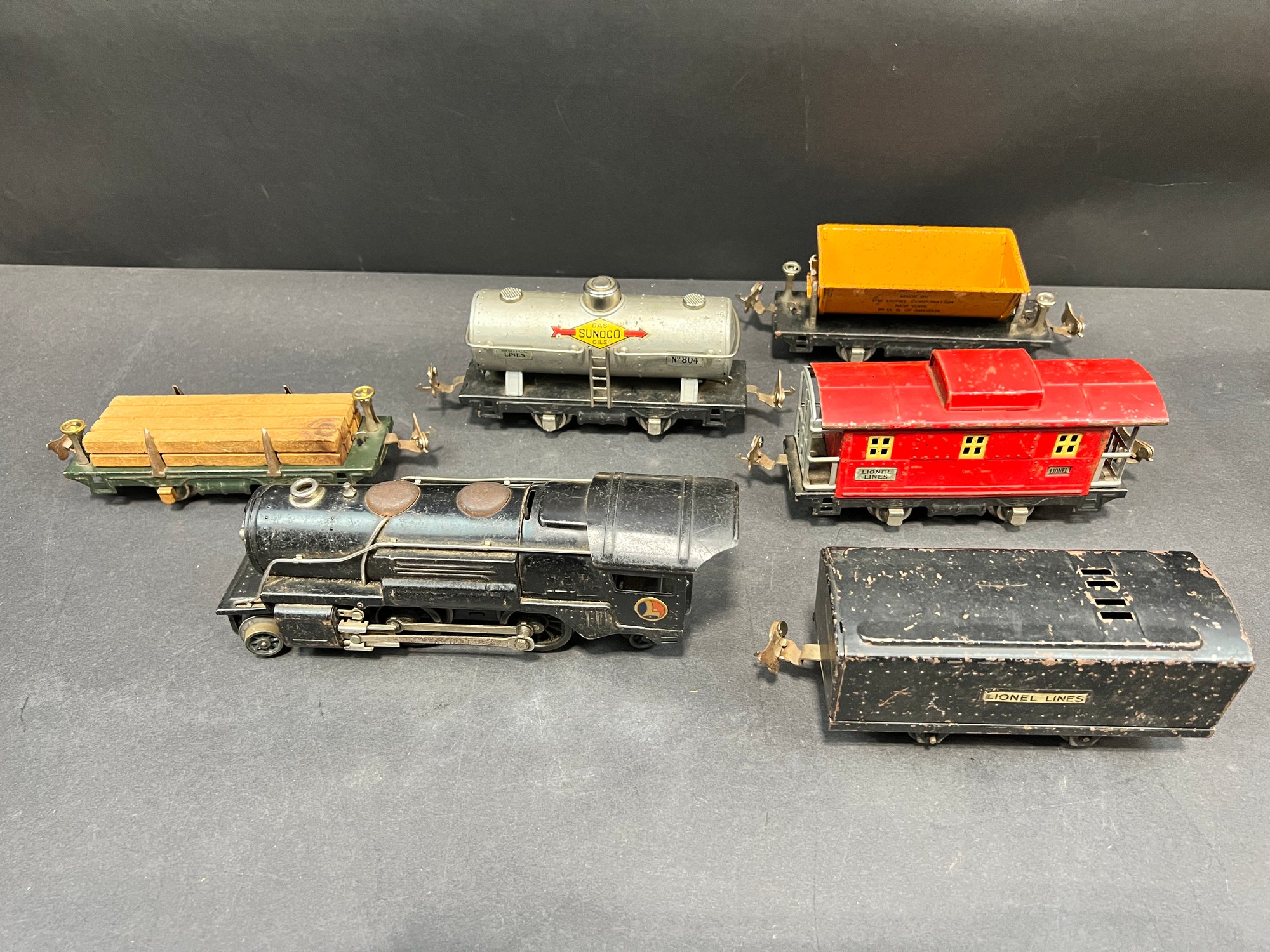 Pre War Lionel "O" Gauge Train Cars #70008 | Auctionninja.com
