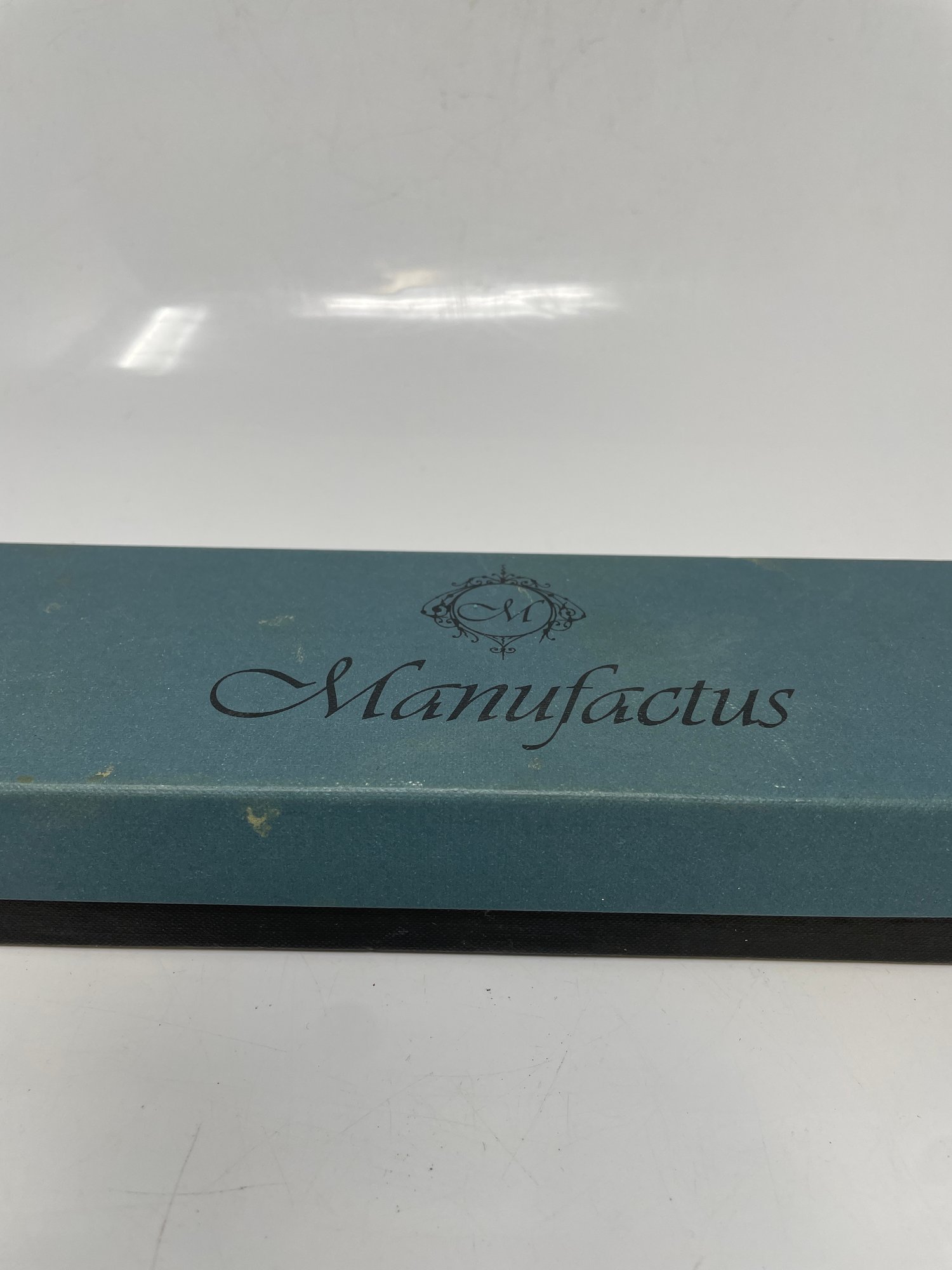 Manufactus Art Glass Magnifying Glass #140218 | Auctionninja.com