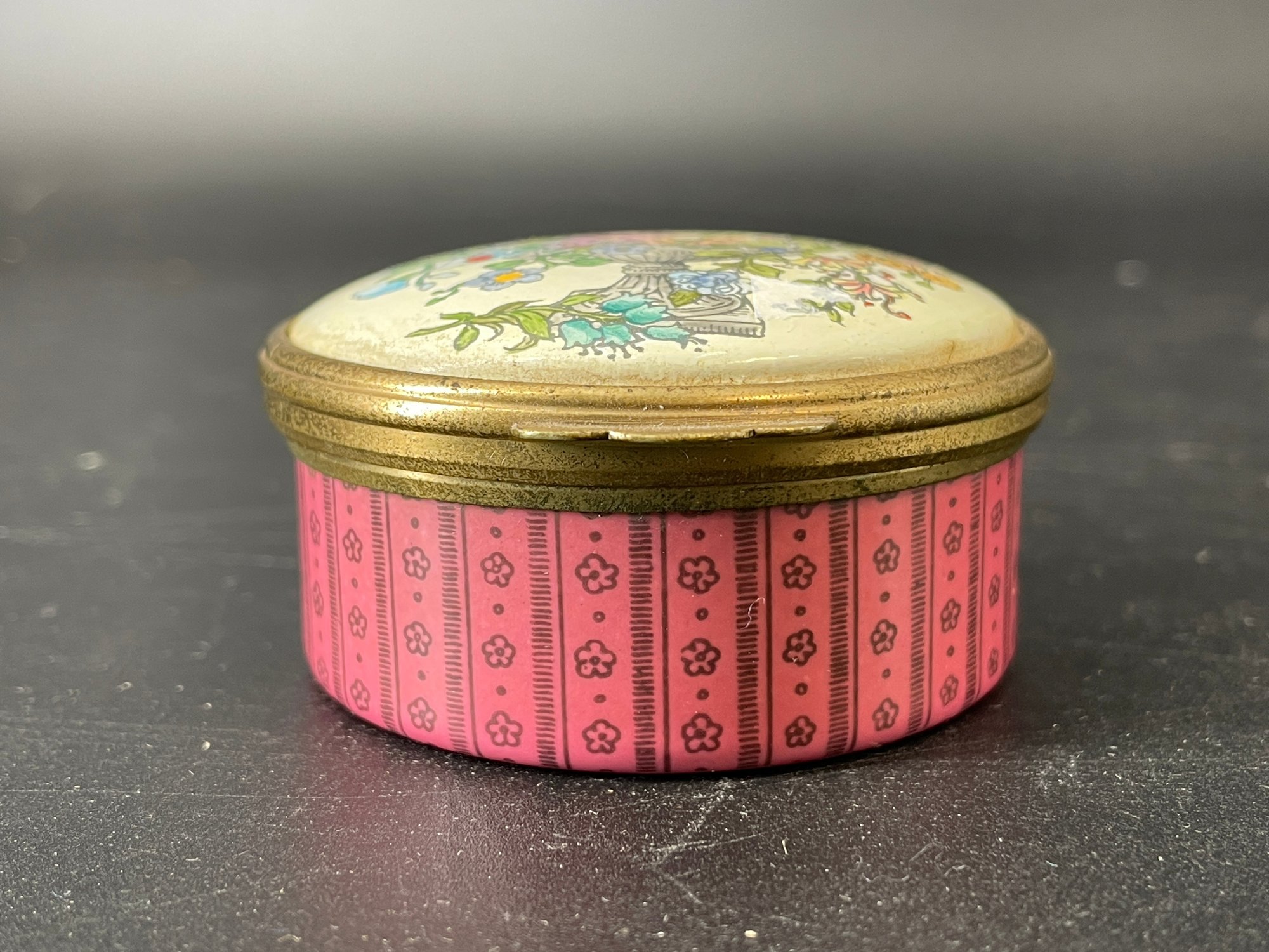 Halcyon Days Bilston And Battersea Enamel Box #159902 | Auctionninja.com