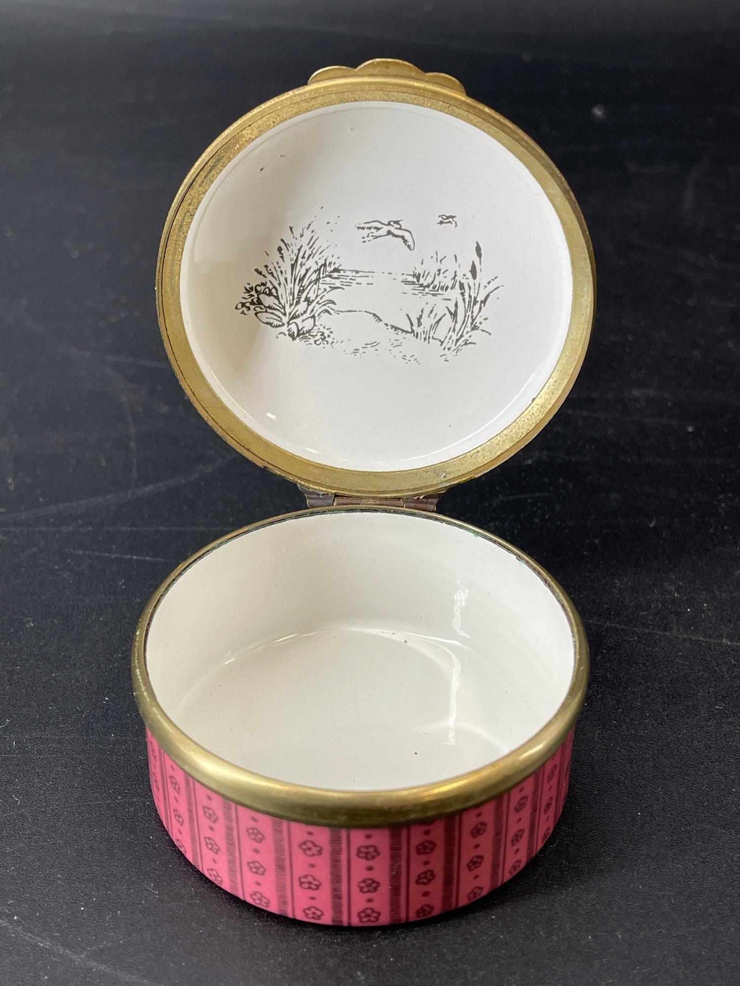 Halcyon Days Bilston And Battersea Enamel Box #159902 | Auctionninja.com