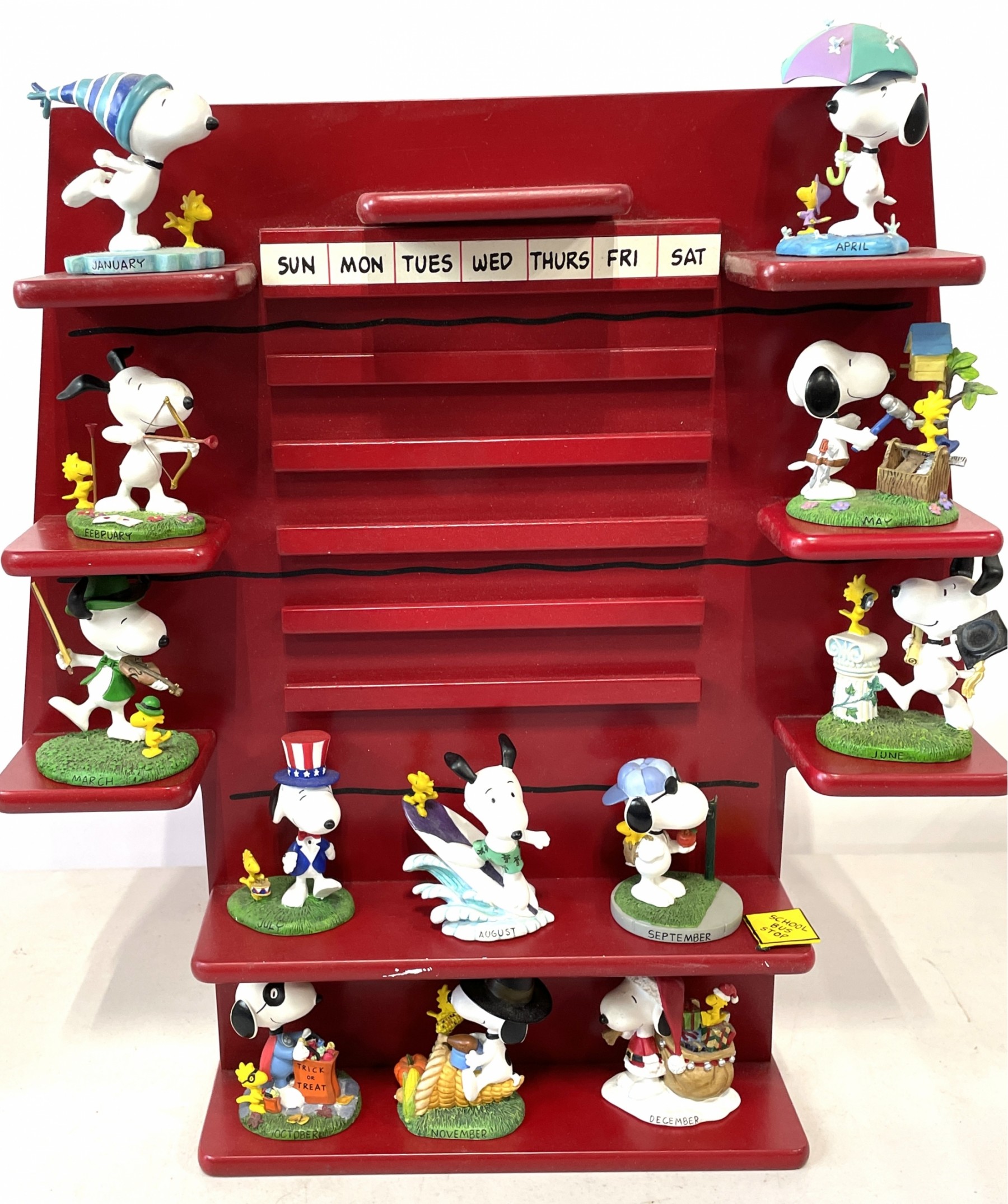 Peanuts Snoopy Red Doghouse Danbury Mint Perpetual Calendar Figurine ...