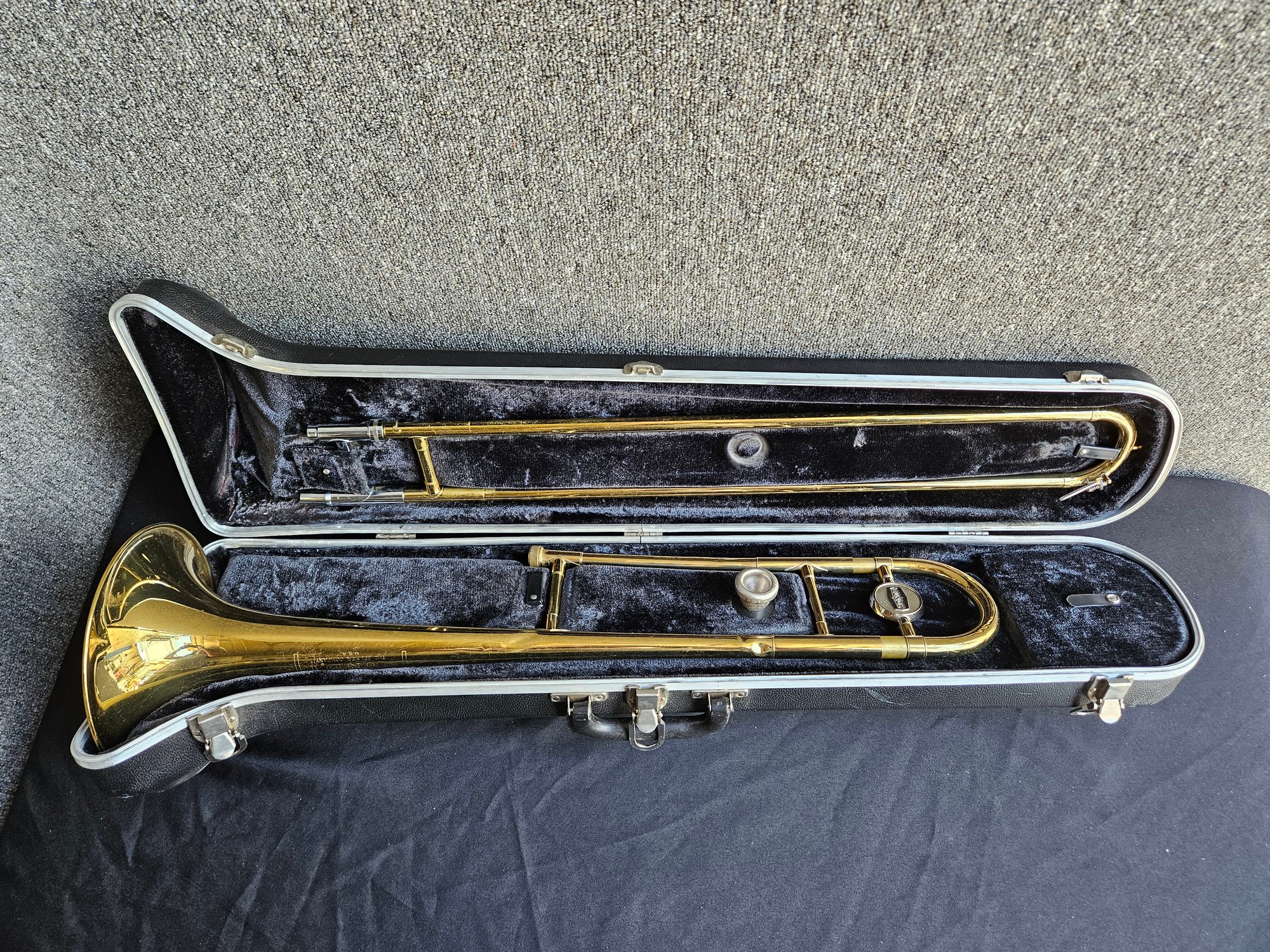 A73 - Bundy Trombone Designed By Vincent Bach - With 12 Mouthpiece And ...
