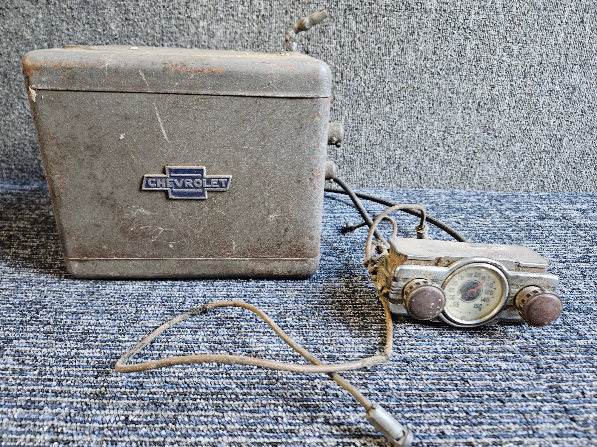 J143 - Chevrolet Under Dash Radio With Remote Control - 9x7x8" - LOCAL ...