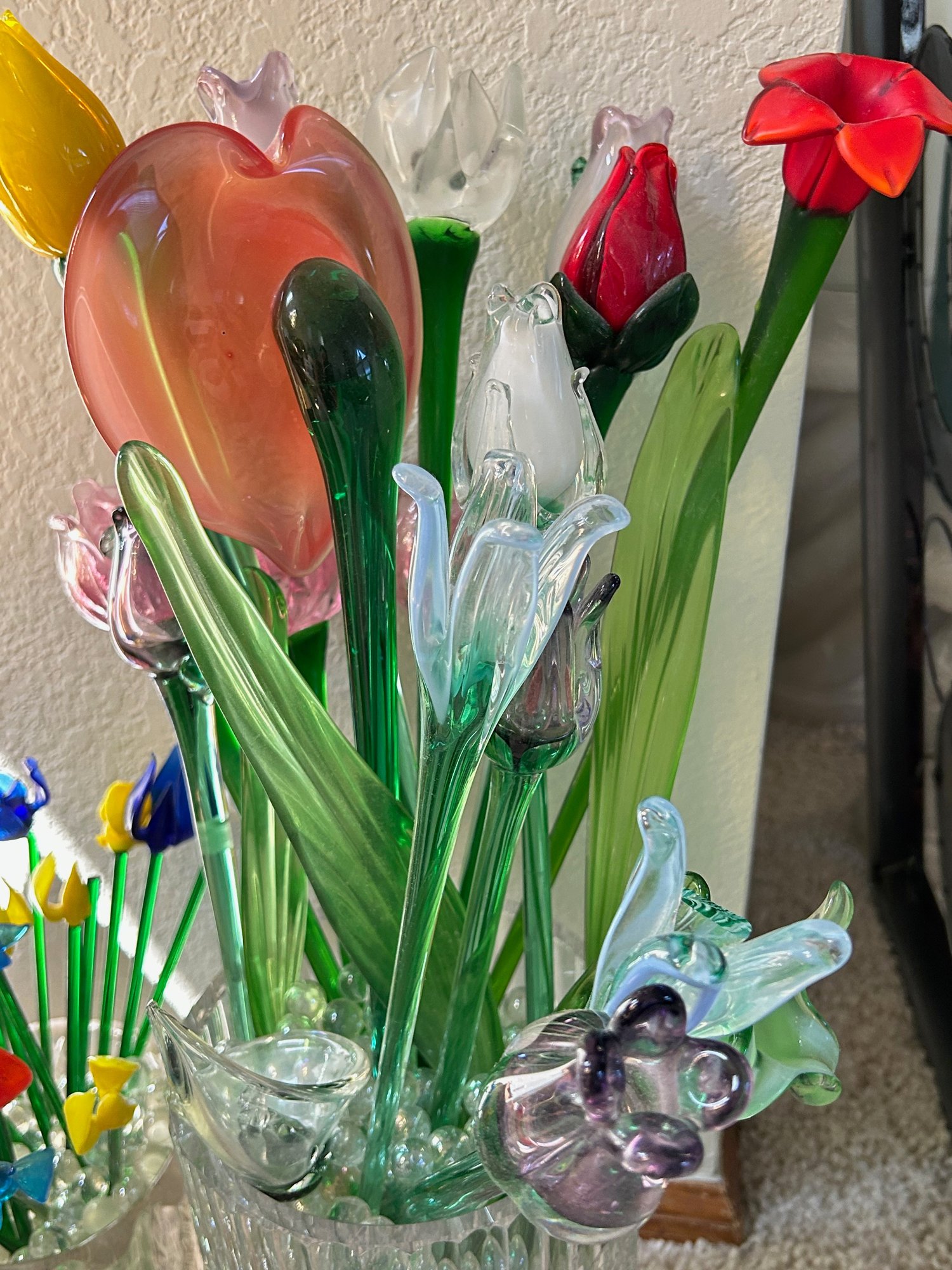 150 2 Glass Vases With Glass Flowers And Glass Beads #16647 ...