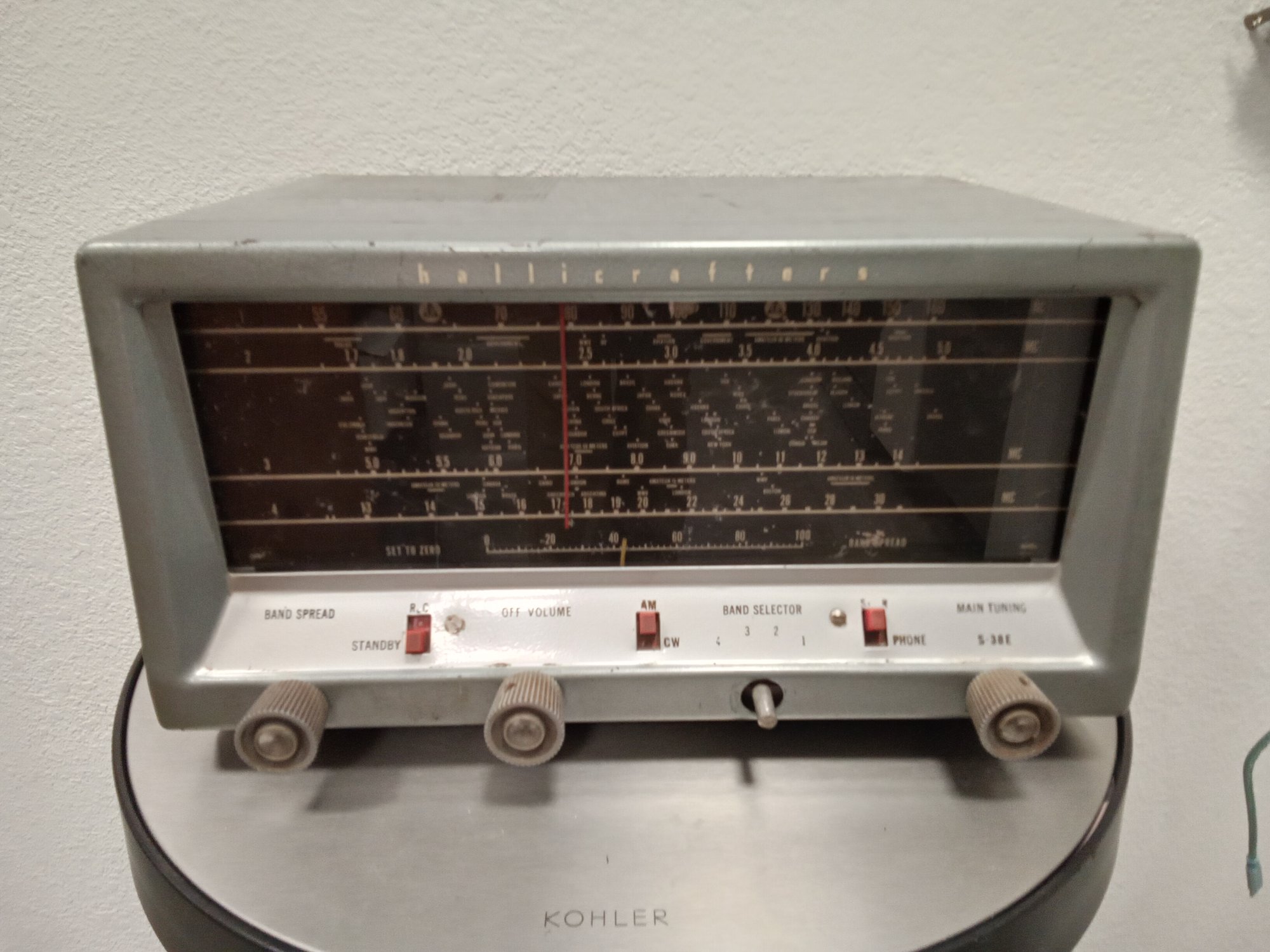 Vintage Hallicrafter S-38E Radio Receiver #3297 | Auctionninja.com