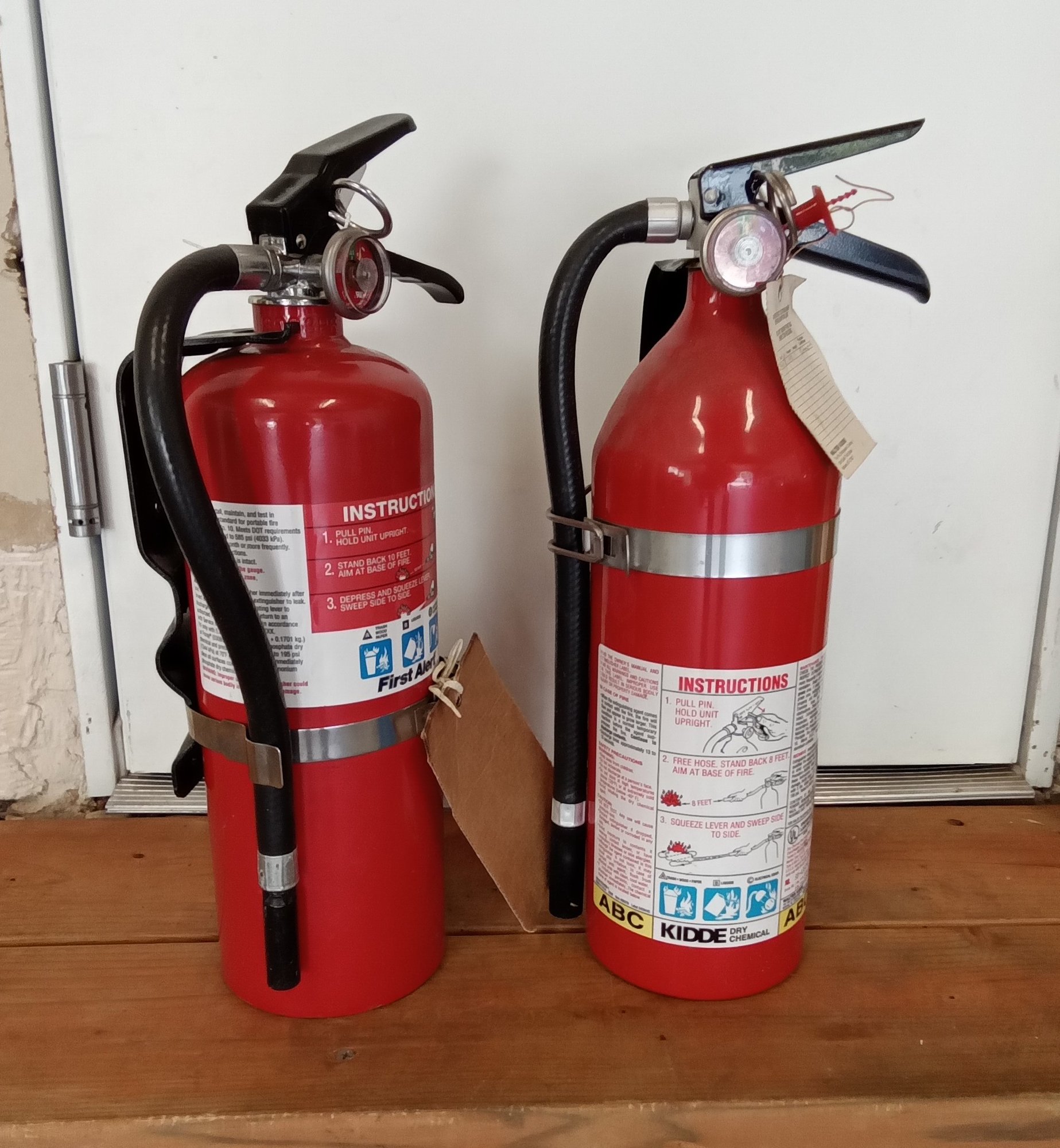 Fire Extinguishers FULL Kidde And First Alert #3616 | Auctionninja.com
