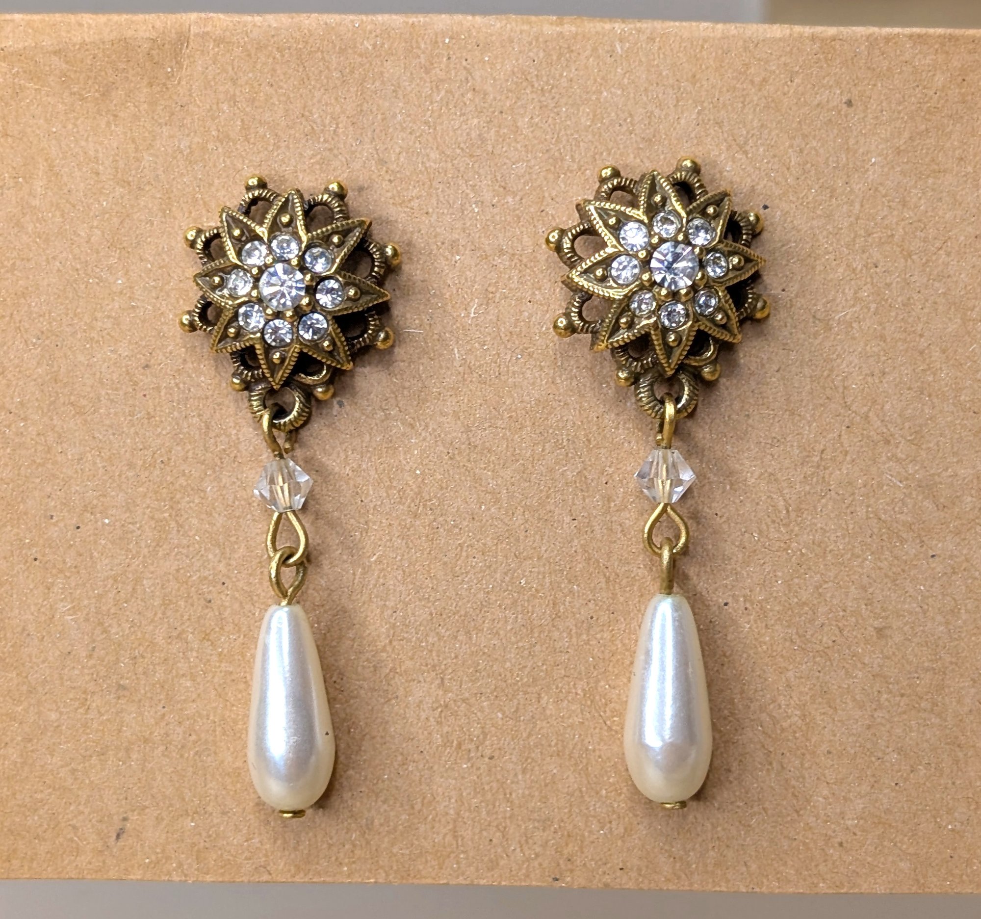 Rhinestone Pearl Teardrop 1.5" MCM Star Pattern Post Back Earrings ...