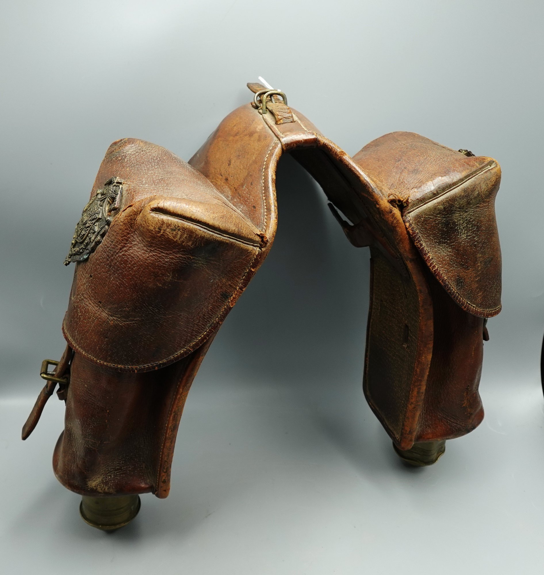 RARE ANTIQUE POMMEL MILITARY SADDLE BAG GUN HOLSTER WITH FAMILY CREST ...