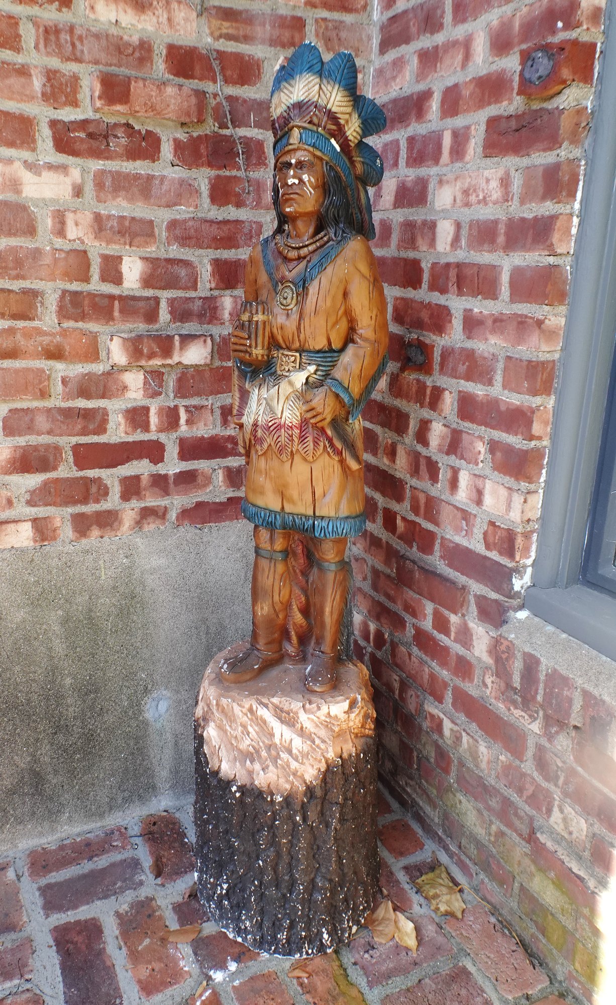 LARGE VINTAGE CHALKWARE STANDING CIGAR STORE INDIAN STATUE #1193 ...