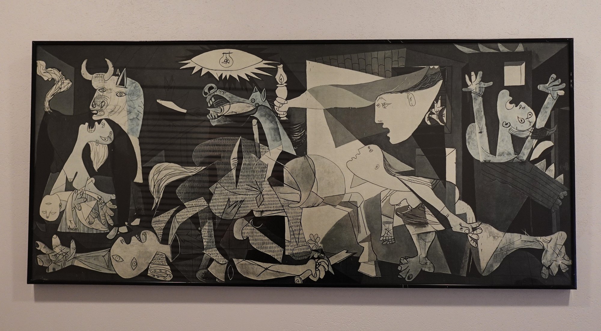 LARGE PABLO PICASSO GICLEE LITHOGRAPH ON CANVAS "GUERNICA" FRAMED #2934 ...