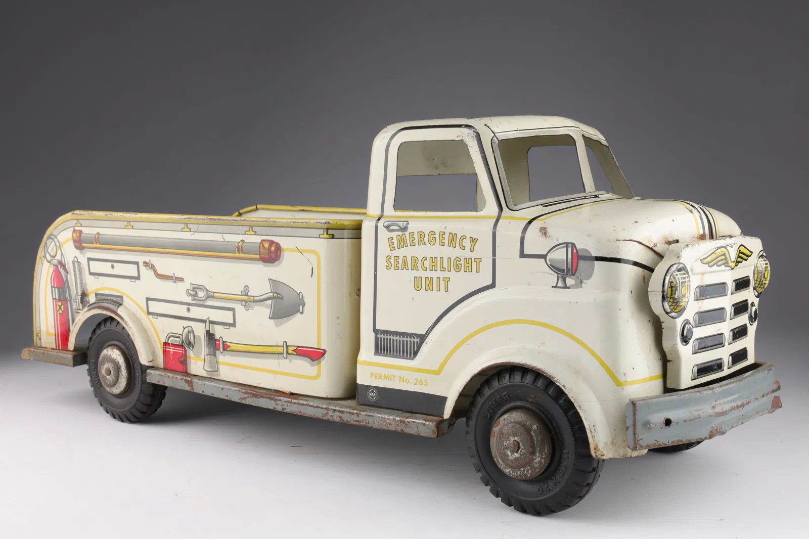 VINTAGE MARX EMERGENCY SEARCHLIGHT TOY TRUCK #2507 | Auctionninja.com
