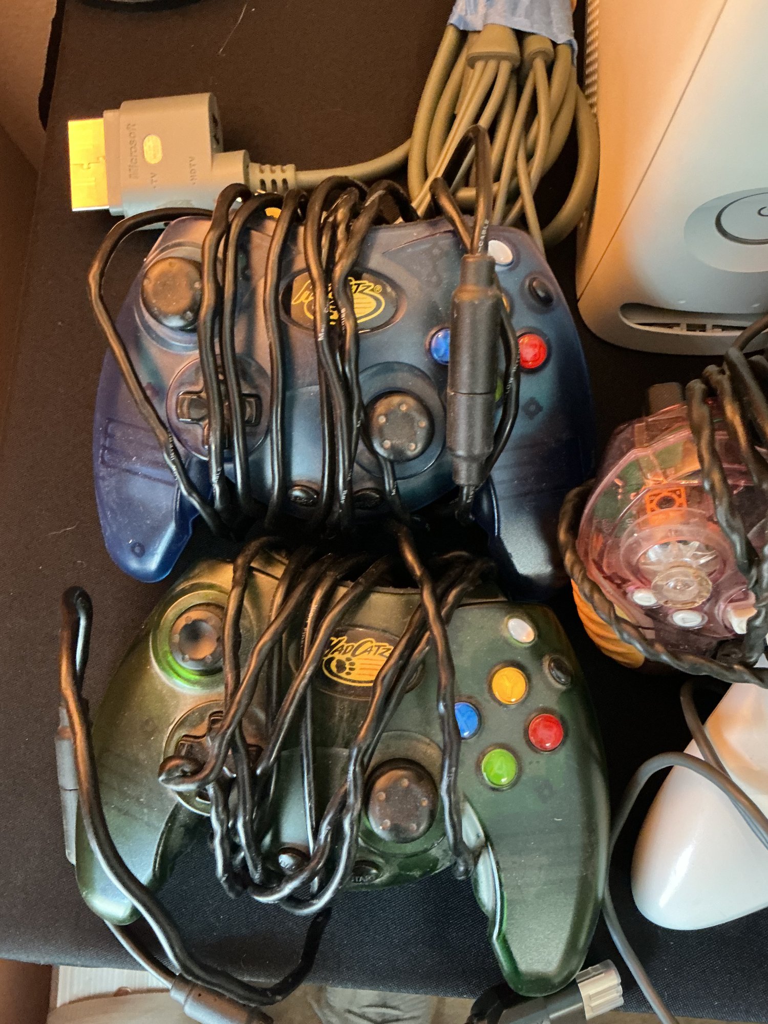 Video Game Consoles & Controllers Lot #2799 | Auctionninja.com