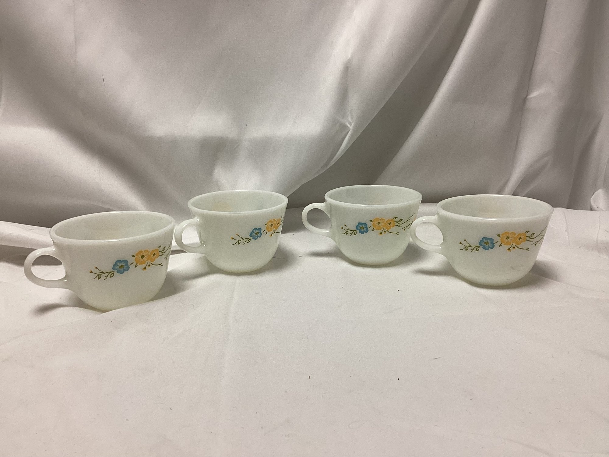 Pyrex Flirtation Yellow Blue Flower Mugs - Set Of 4 #27019 ...