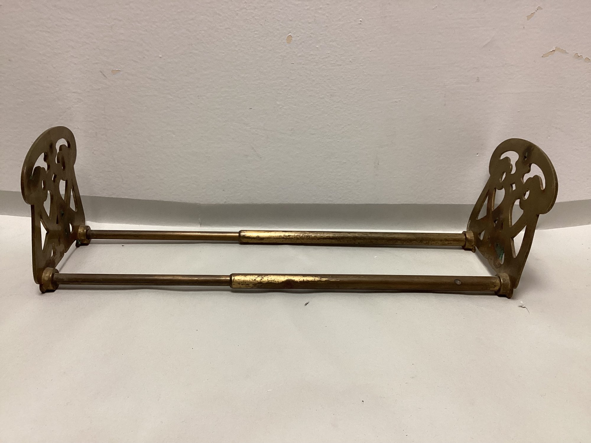 Antique Brass Book Rack #17749 | Auctionninja.com