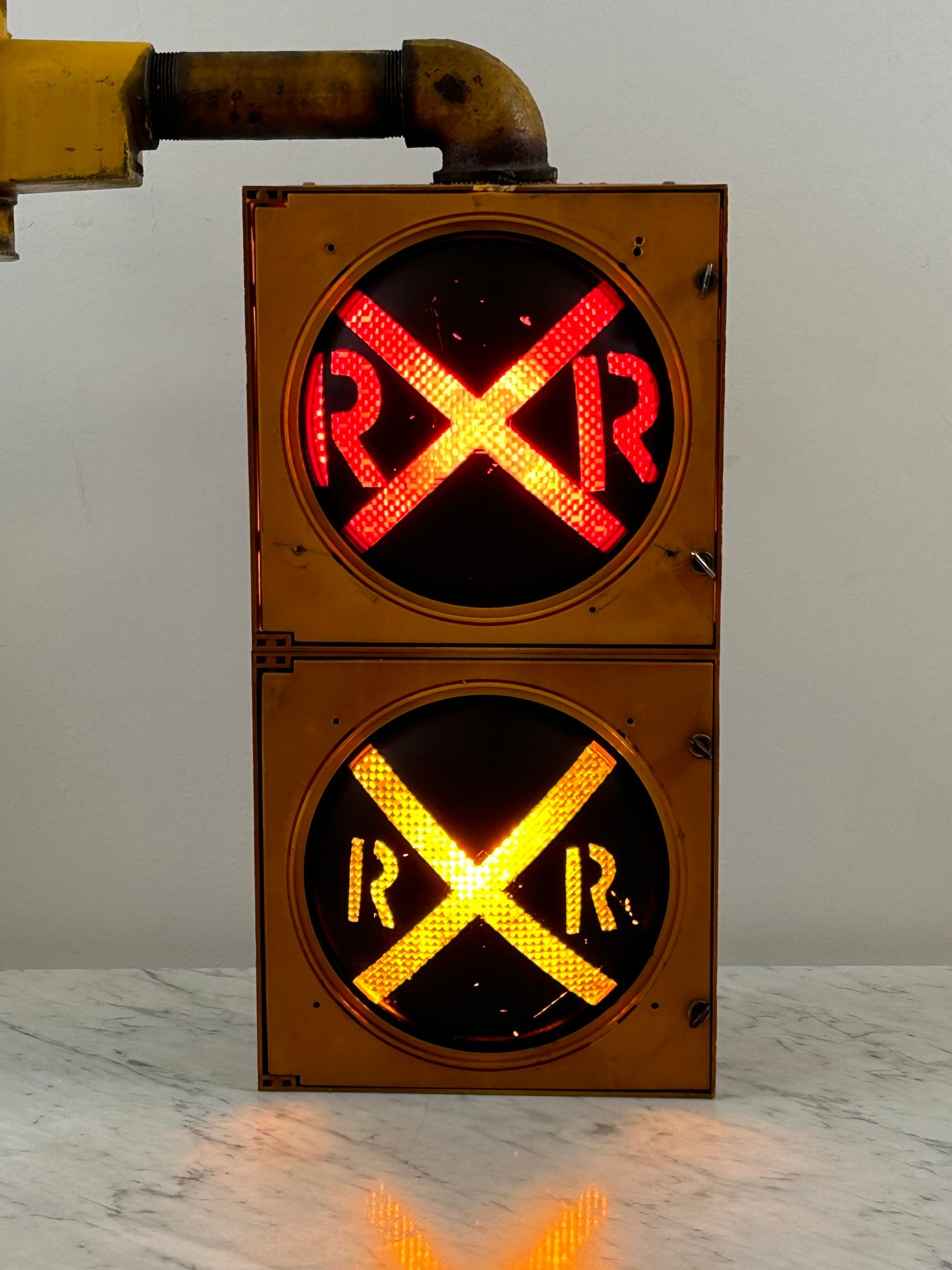 Vintage Railroad Stop Light #6835 | Auctionninja.com