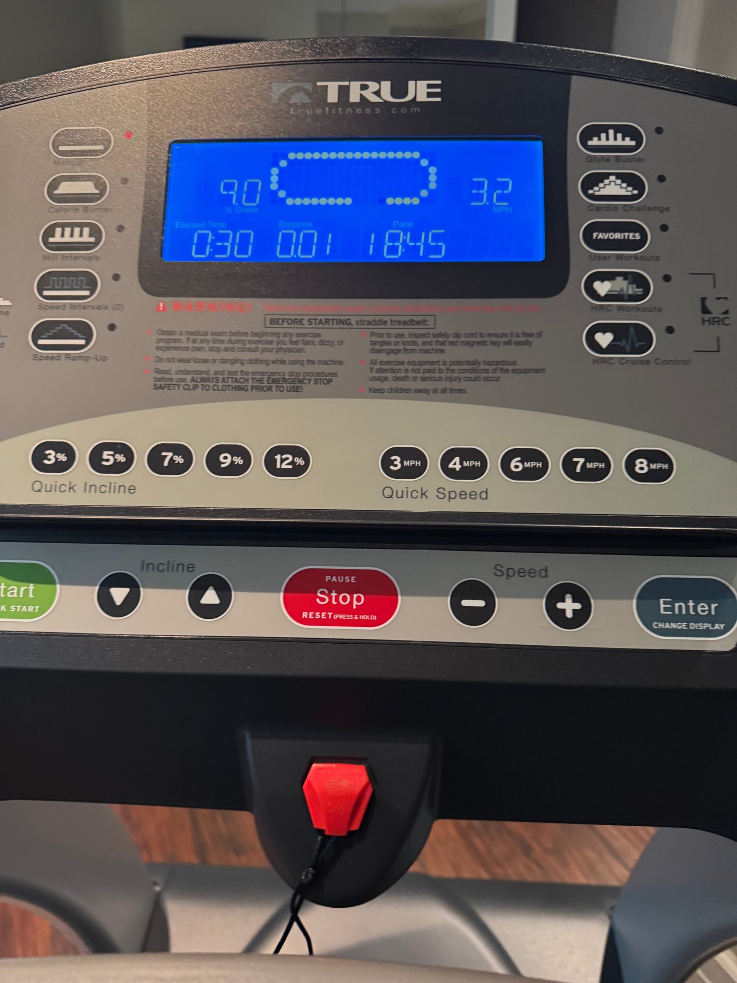 True Fitness Treadmill PS800 Model TPS800-1 #21059 | Auctionninja.com