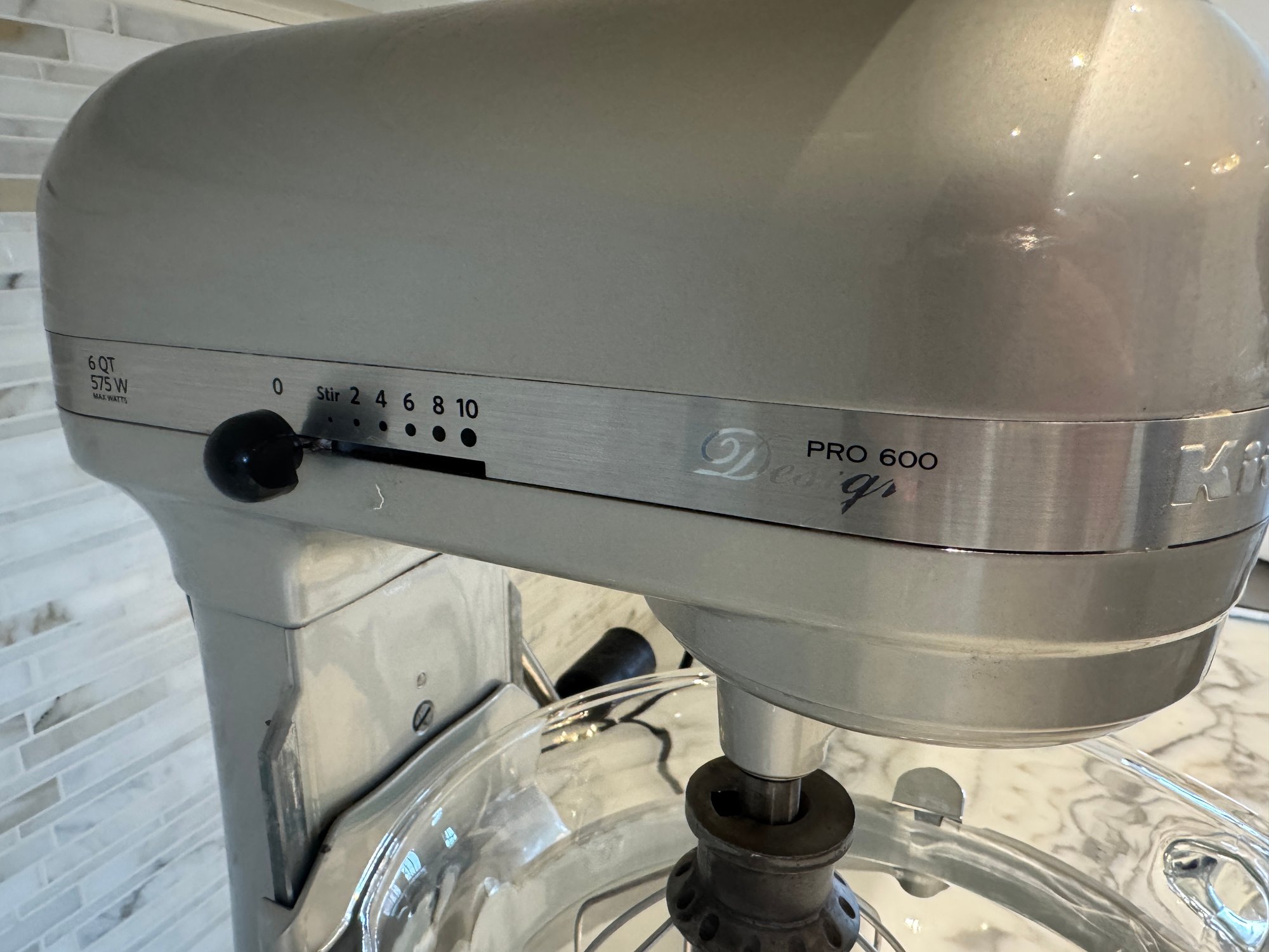 Kitchen Aid Pro 600 Design 6 Quart Stand Mixer #9873 | Auctionninja.com