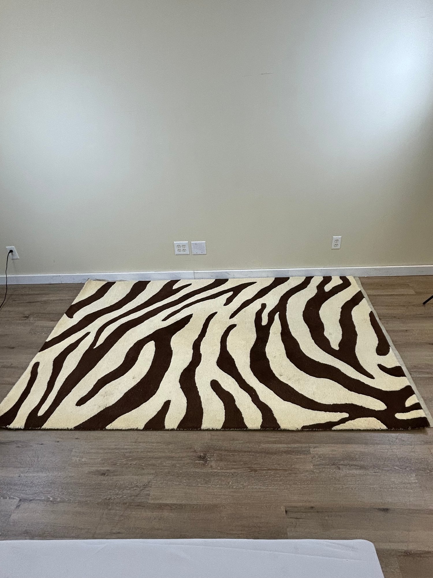 Hand Tufted Wool Nuloom Madagascar Rug #9492 | Auctionninja.com