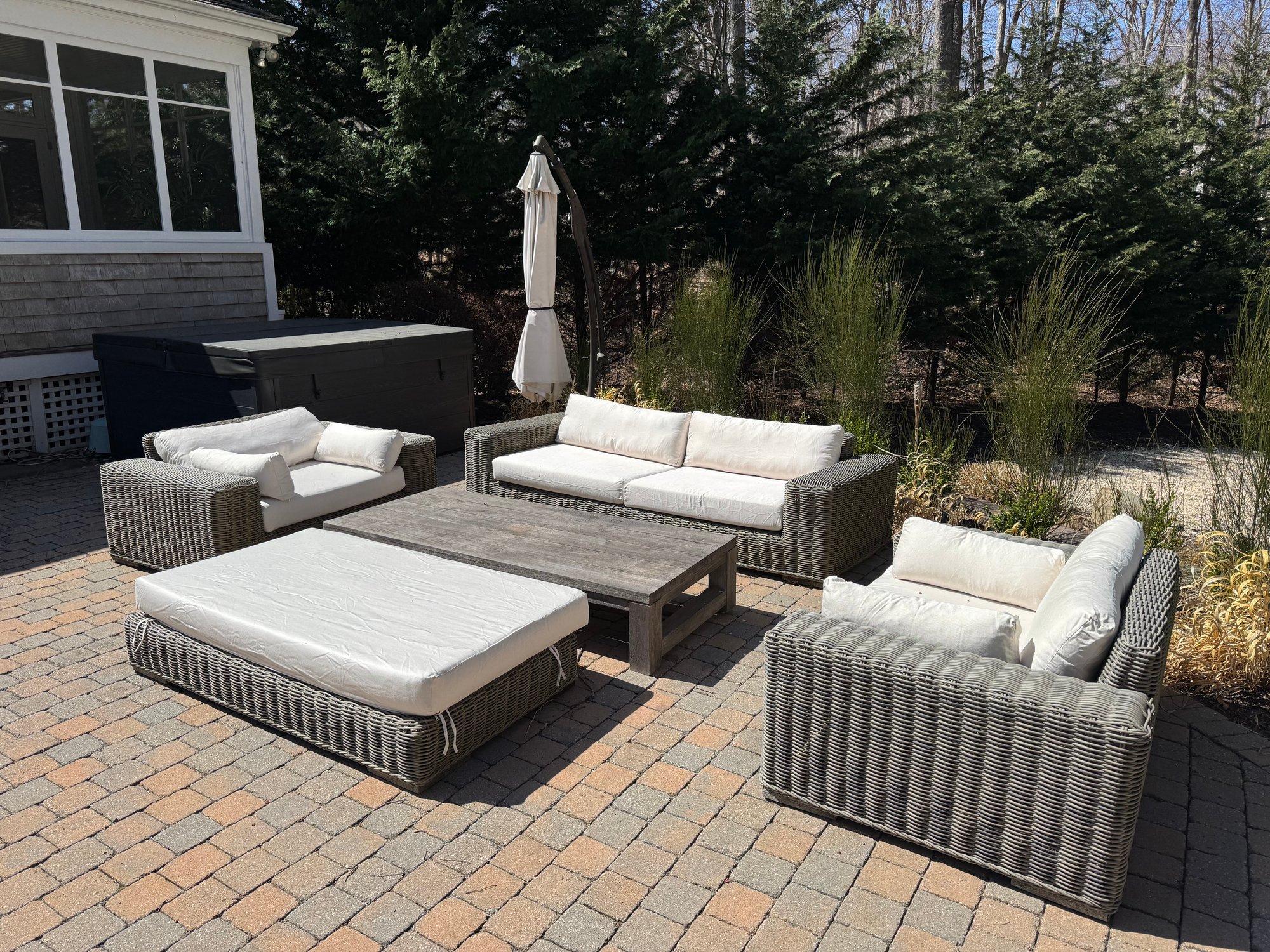 Restoration Hardware Outdoor Living Seating Set #13069 | Auctionninja.com