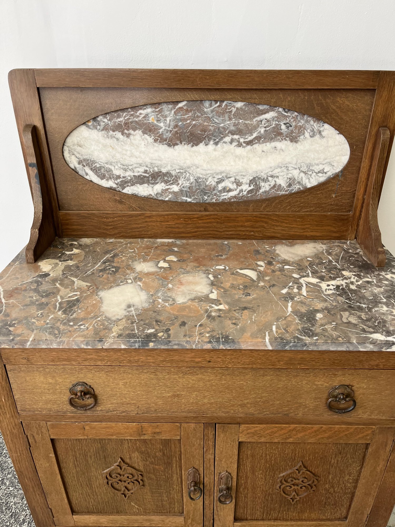Marble Top Buffet With Mirrored Hutch Backsplash #10023 | Auctionninja.com
